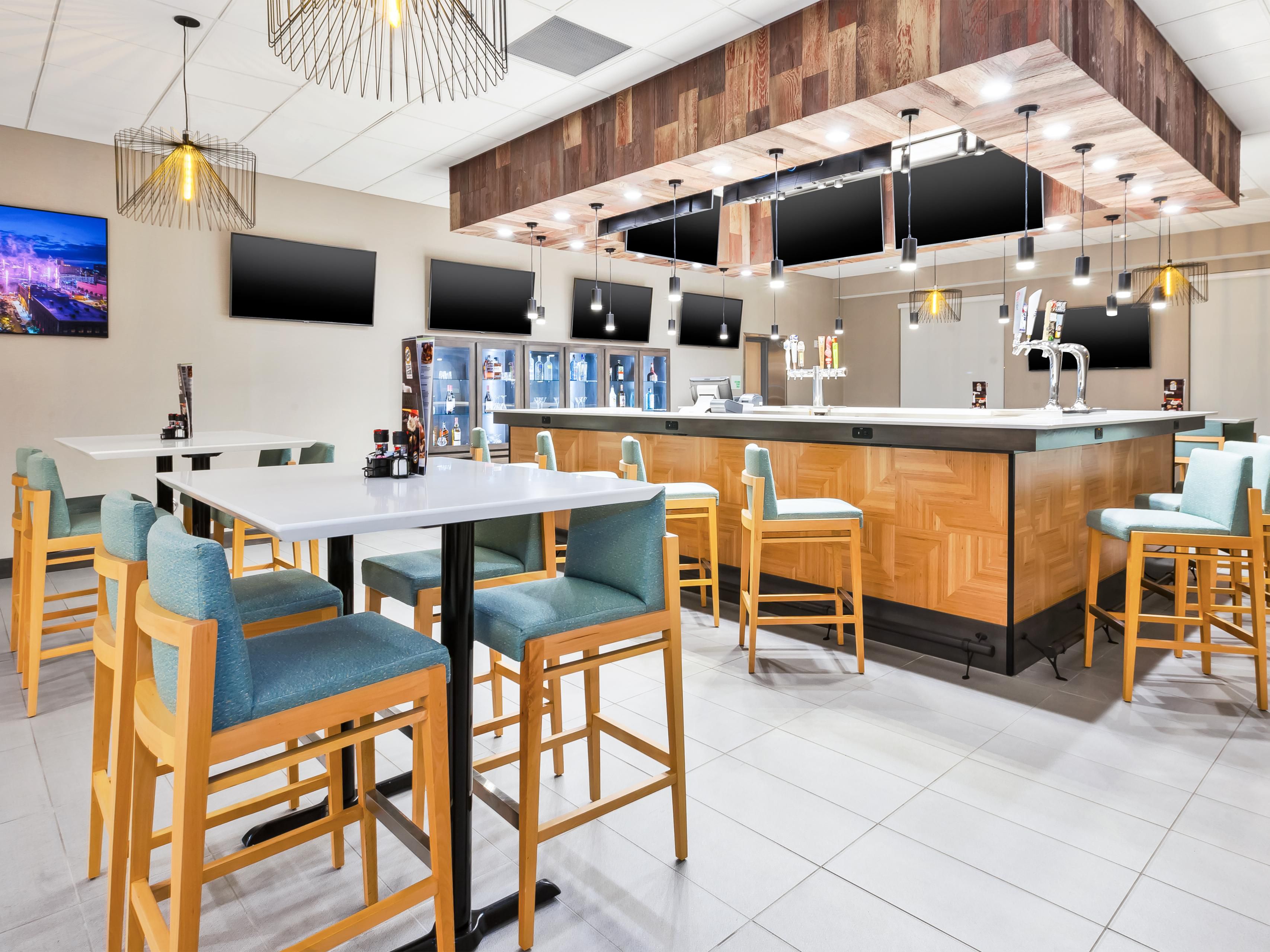 Hotel en Perrysburg | Hotel Holiday Inn Hotel & Suites Toledo Southwest ...