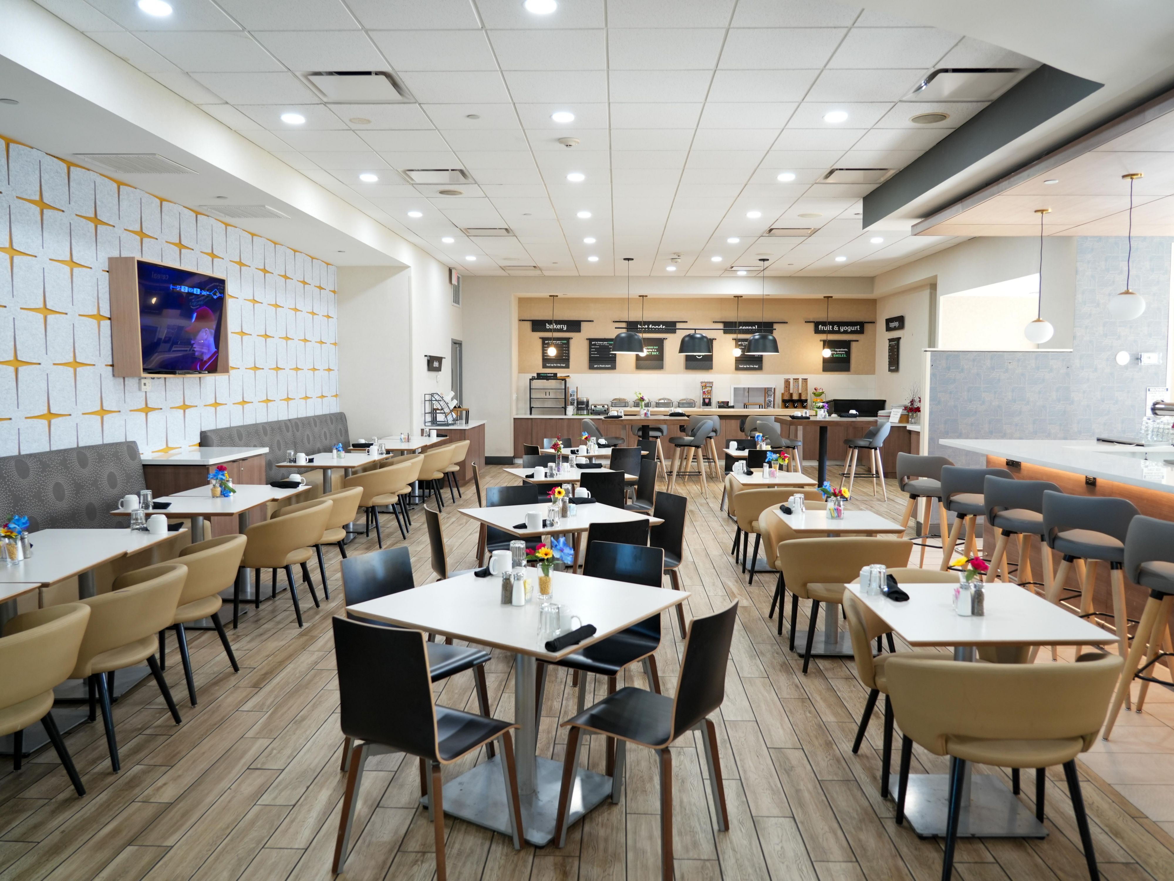 Phoenix Sky Harbor Airport Hotels | Holiday Inn & Suites Phoenix Airport