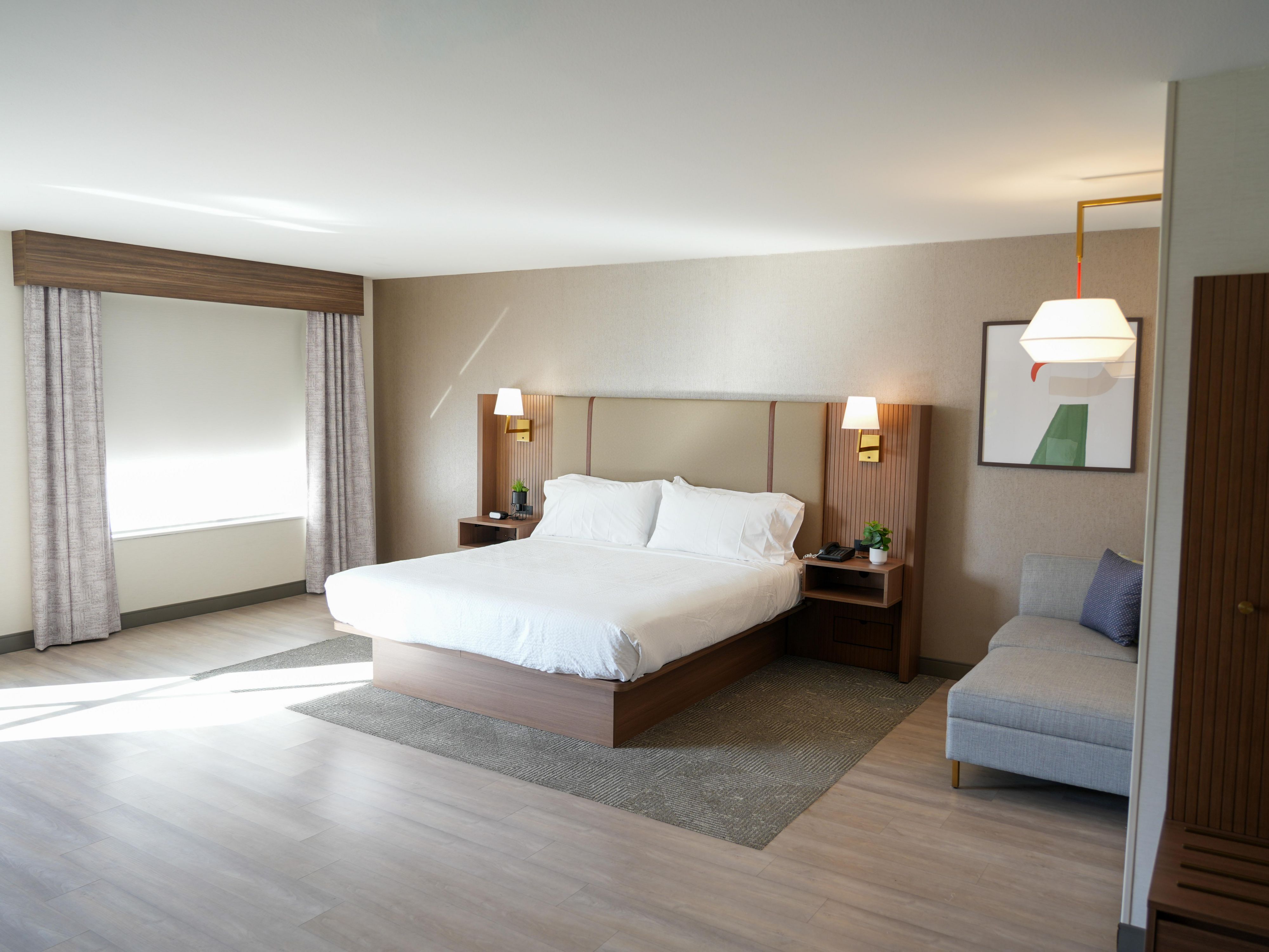 Phoenix Sky Harbor Airport Hotels | Holiday Inn & Suites Phoenix Airport