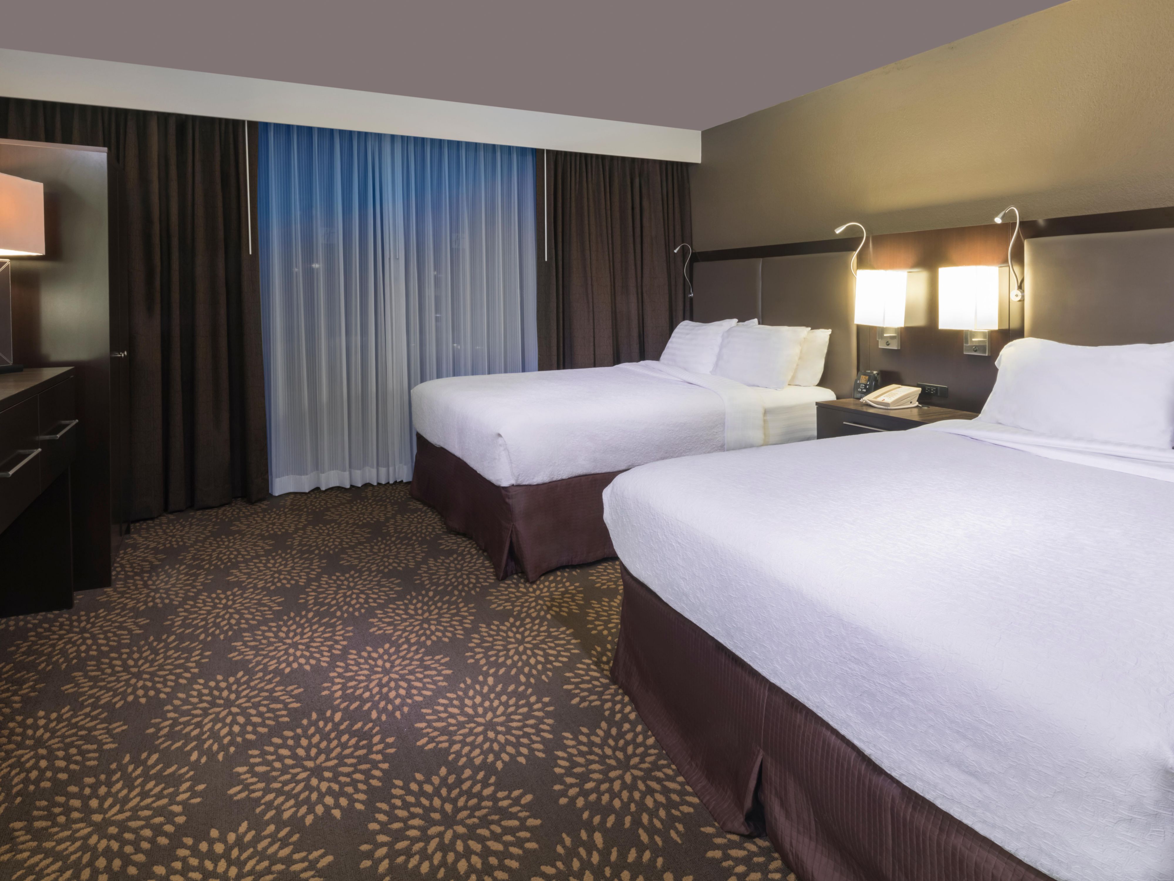 Hotel in North Phoenix near Airport | Holiday Inn & Suites Phoenix ...