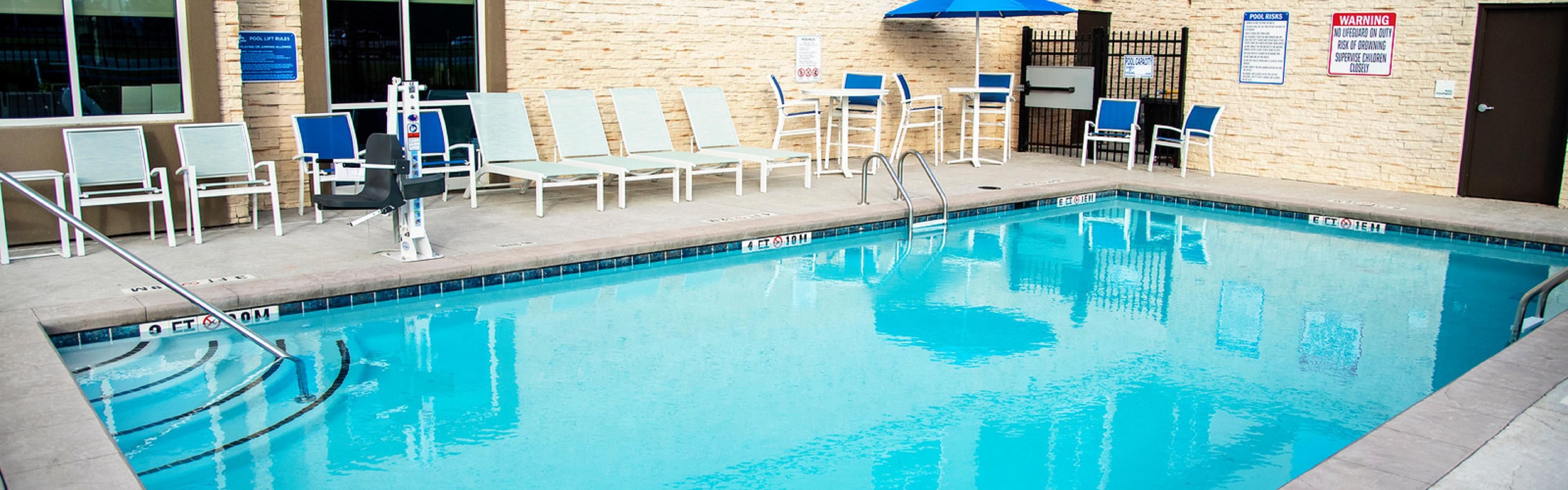 Holiday Inn Hotel & Suites Savannah Airport - Pooler - Free Internet & More