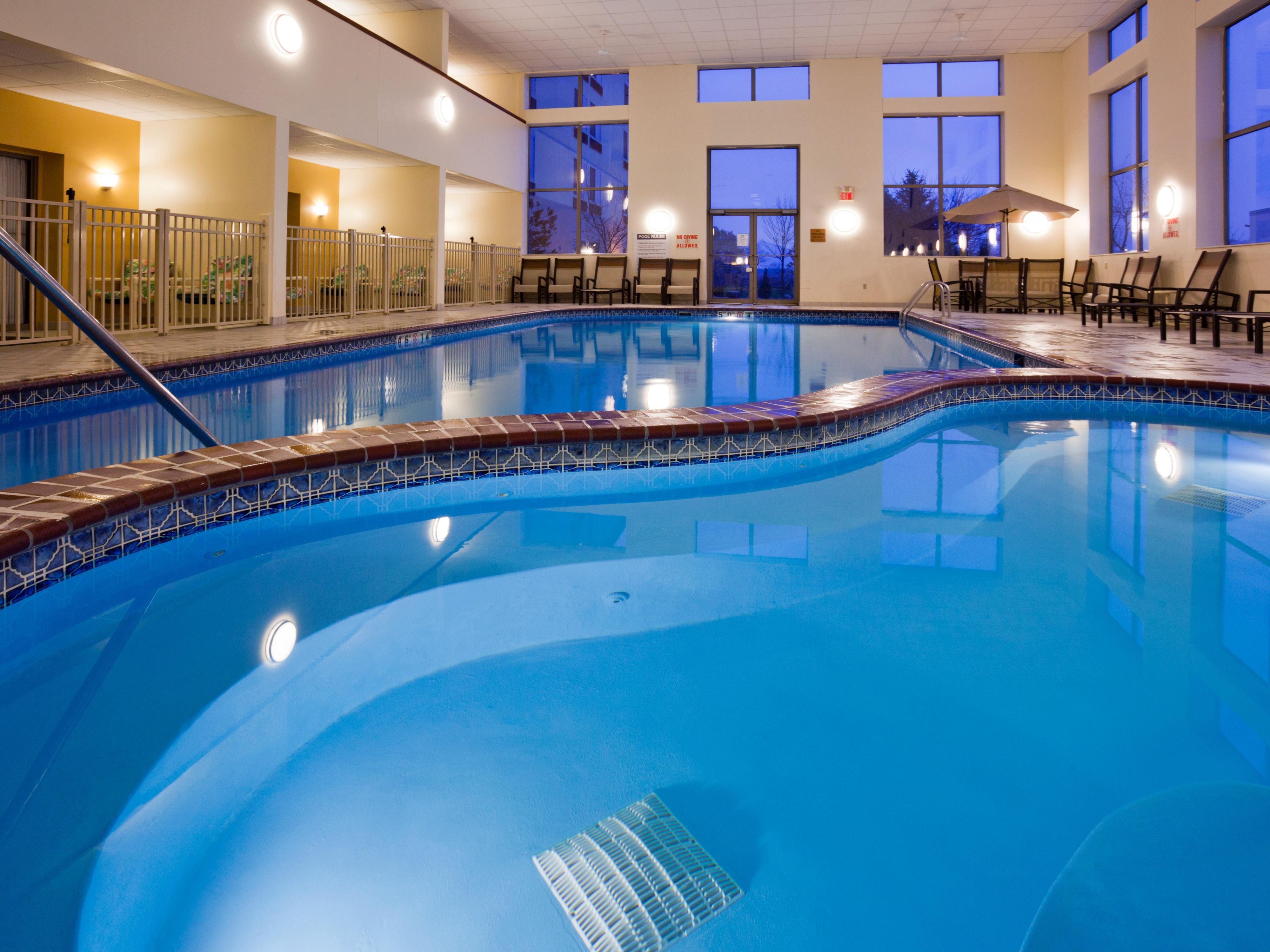 Holiday Inn Hotel & Suites Wausau-Rothschild - Free Internet & More