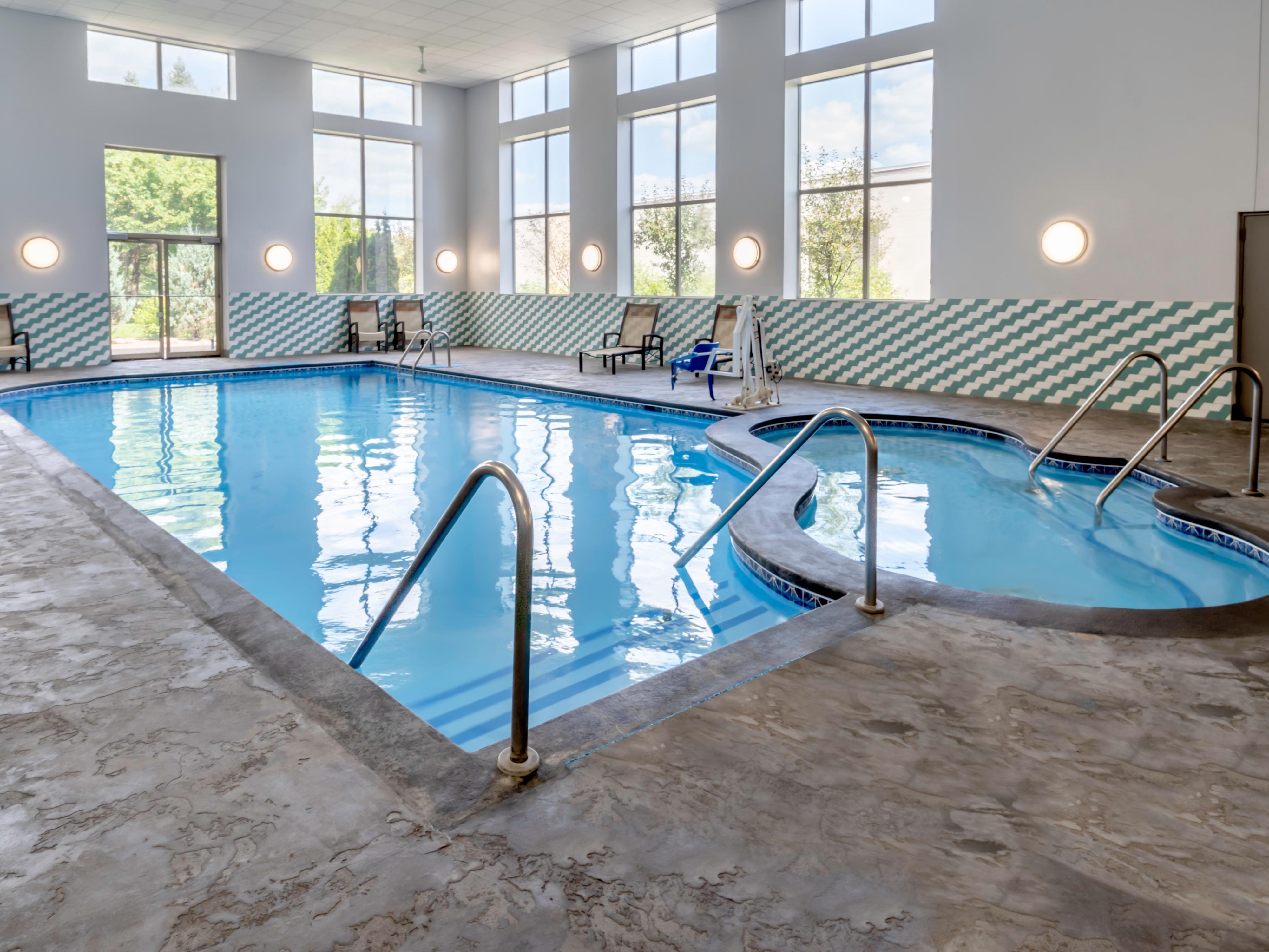 Holiday Inn Hotel & Suites Wausau-Rothschild - Free Internet & More