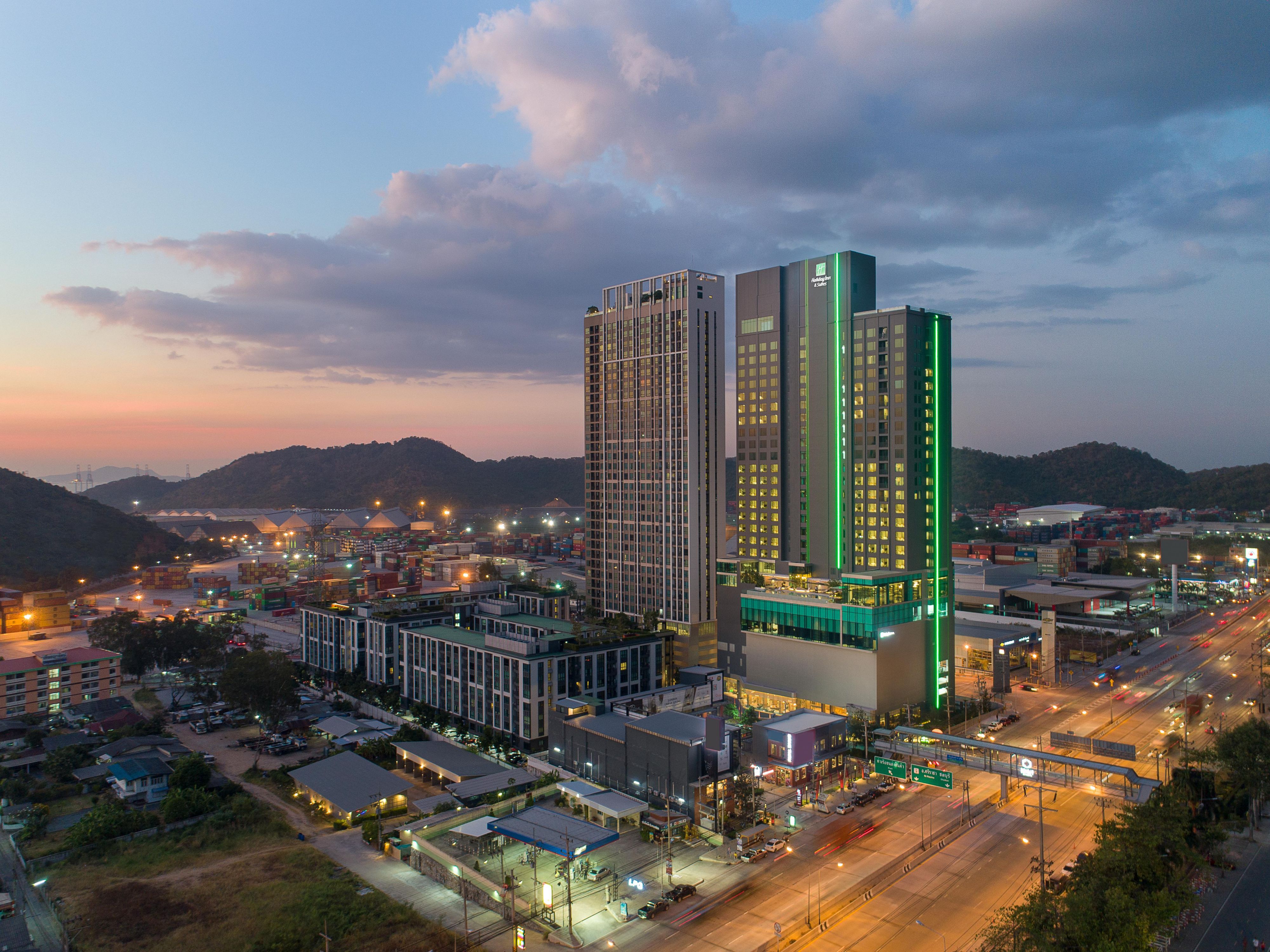 Hotel in Siracha, | Holiday Inn Hotel & Suites Siracha Laemchabang Hotel