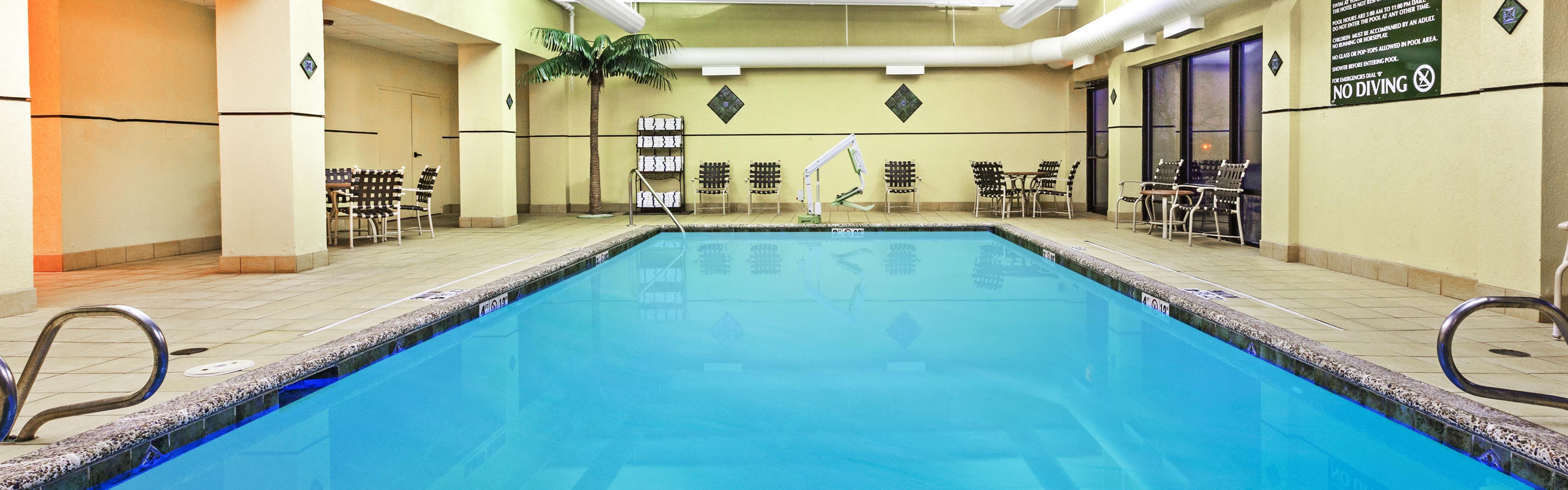 Holiday Inn Hotel & Suites Springfield - I-44 - Free Internet & More