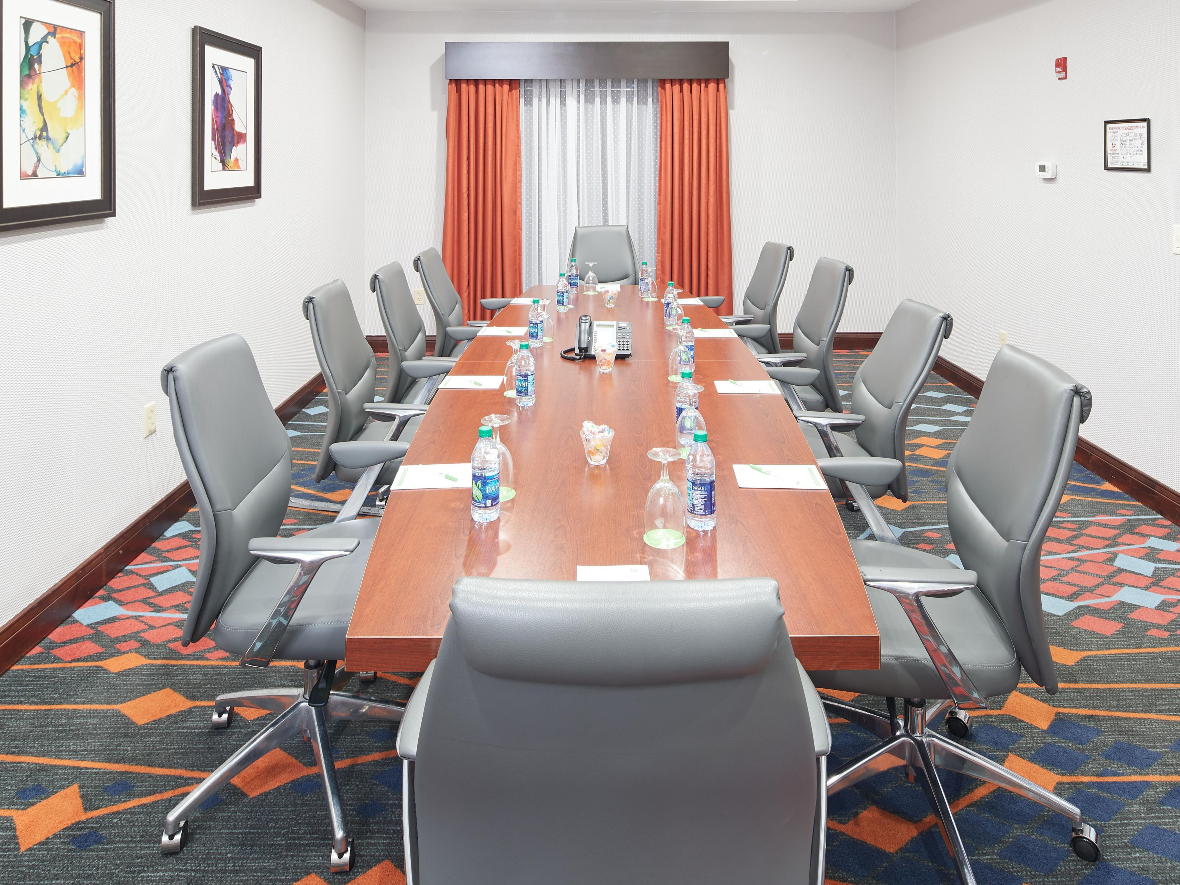 Meeting rooms in Stockbridge | Holiday Inn Hotel & Suites Stockbridge ...