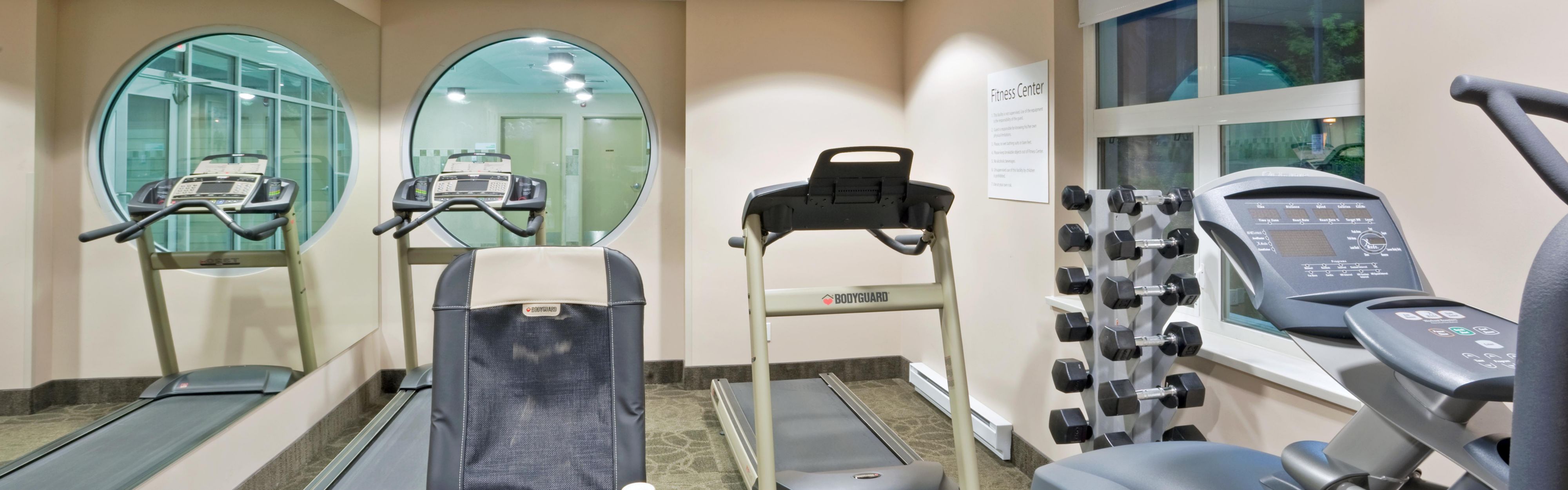 Holiday Inn Hotel & Suites Surrey East - Cloverdale - Free Internet & More