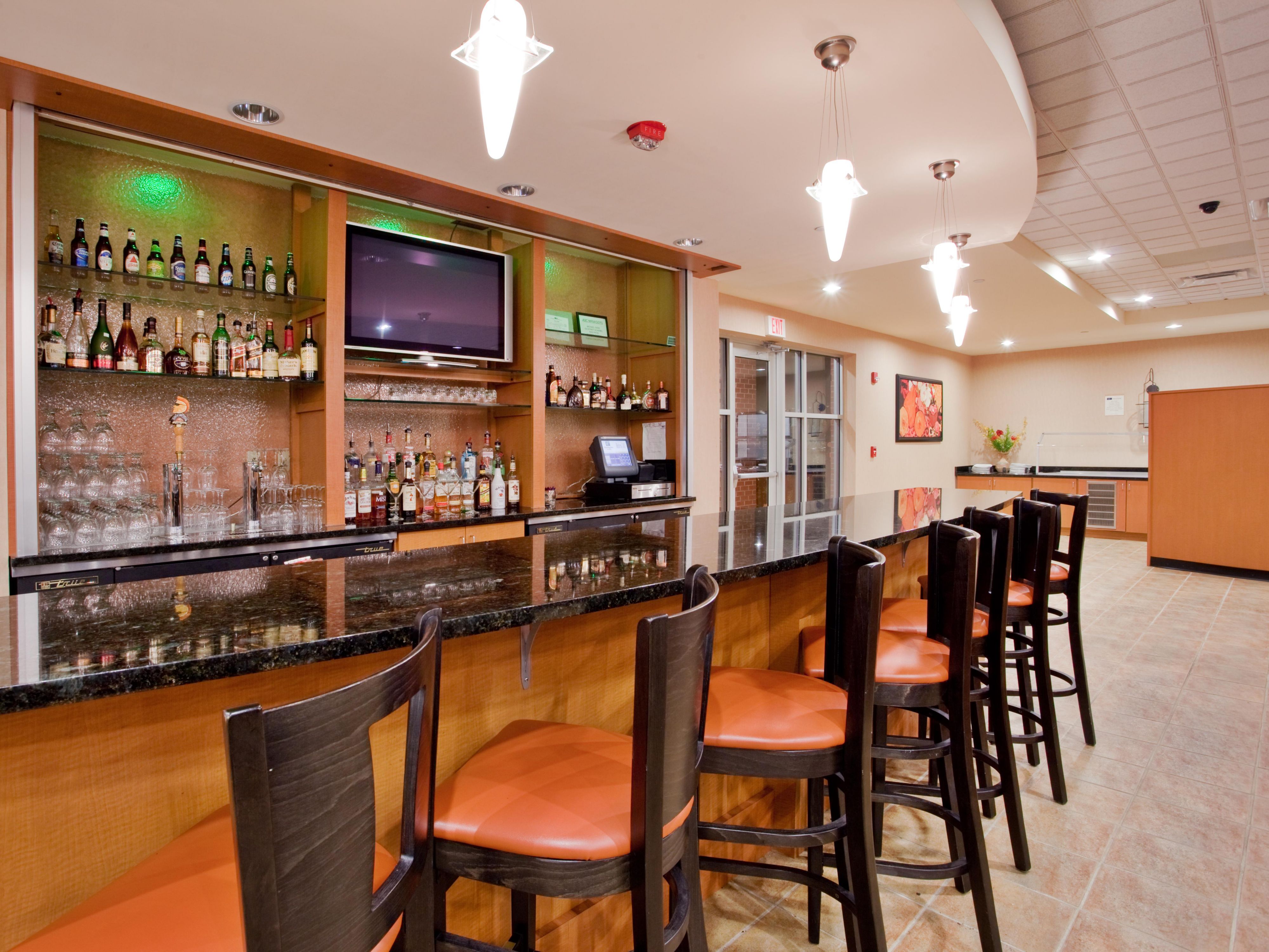 Virginia Hotel near Busch Gardens | Holiday Inn & Suites Williamsburg ...