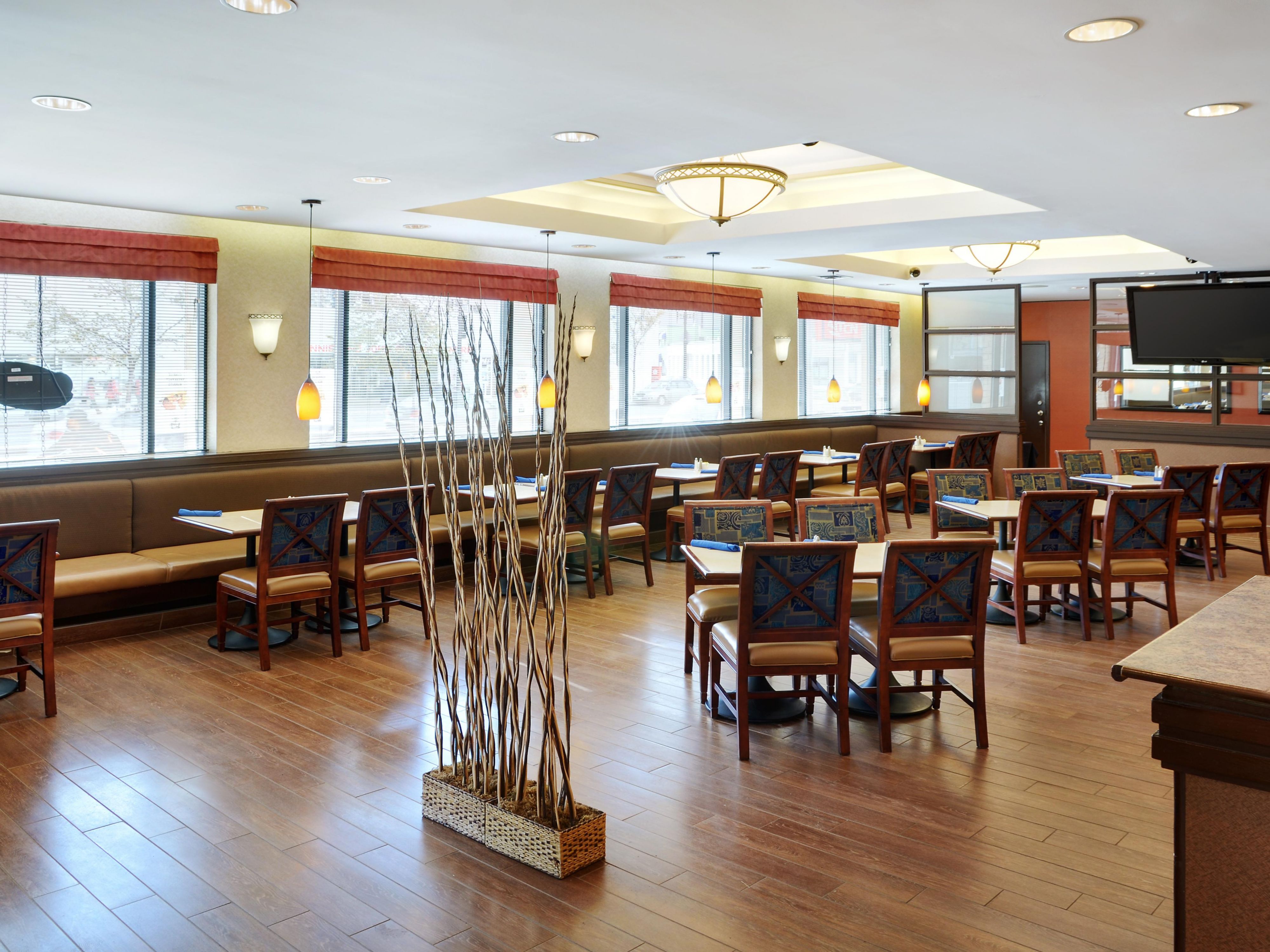 Hotel in Winnipeg | Holiday Inn Hotel & Suites Winnipeg-Downtown Hotel