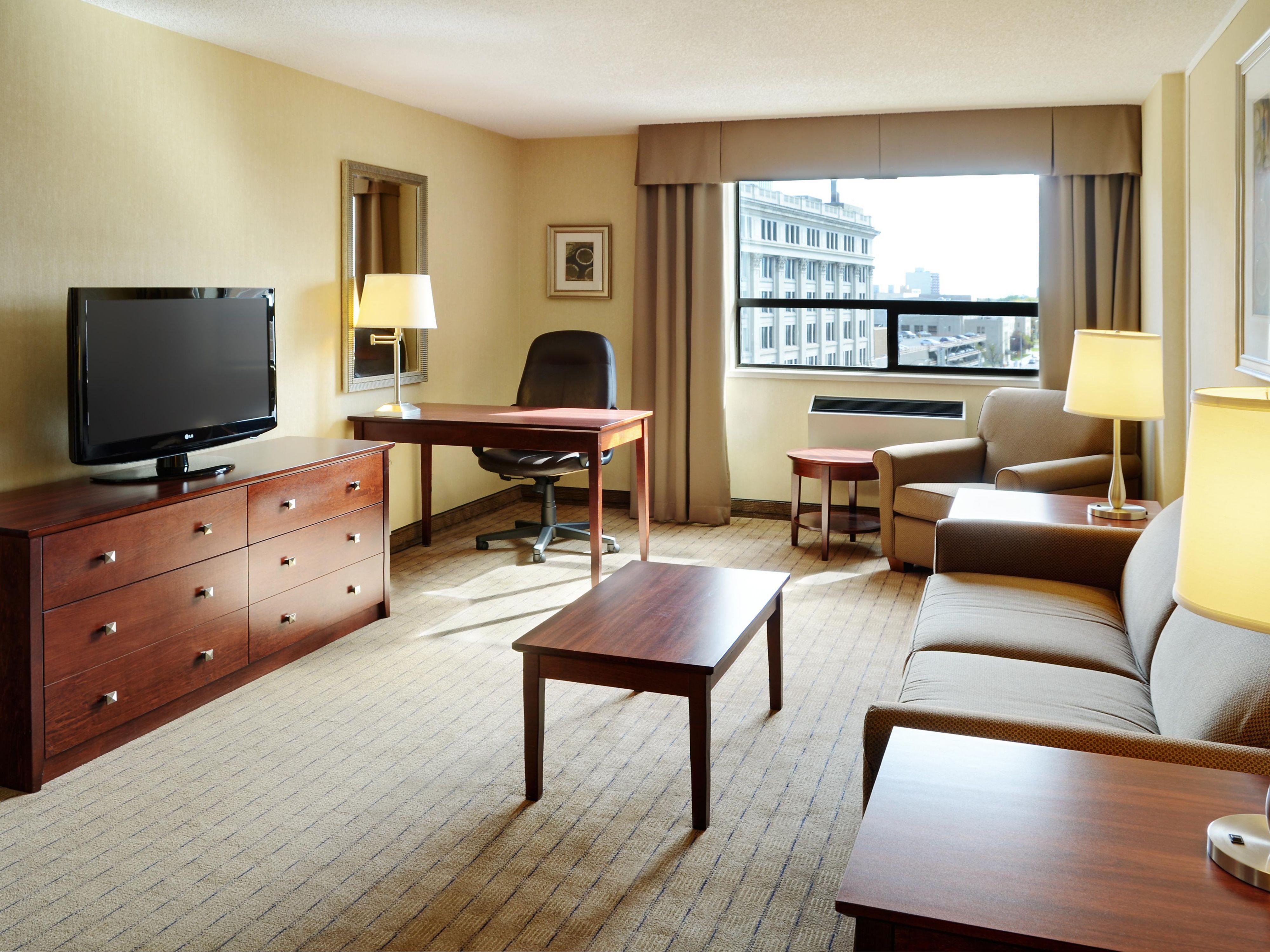 Hotel in Winnipeg | Holiday Inn Hotel & Suites Winnipeg-Downtown Hotel