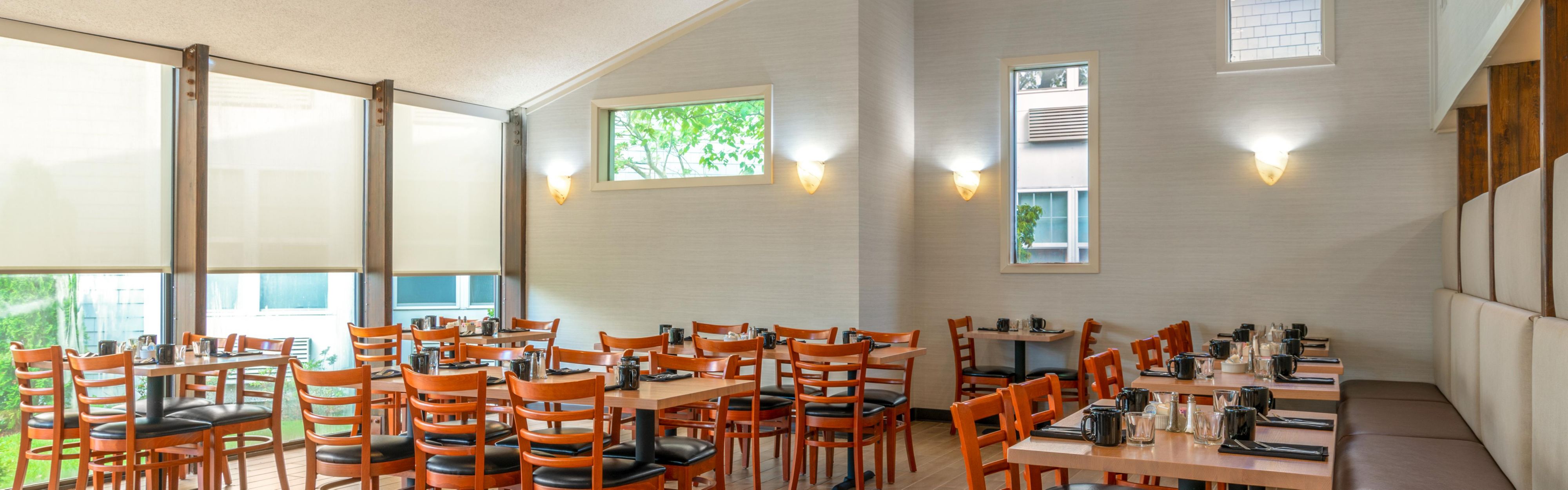 Restaurants Near Holiday Inn Cape Cod - Hyannis