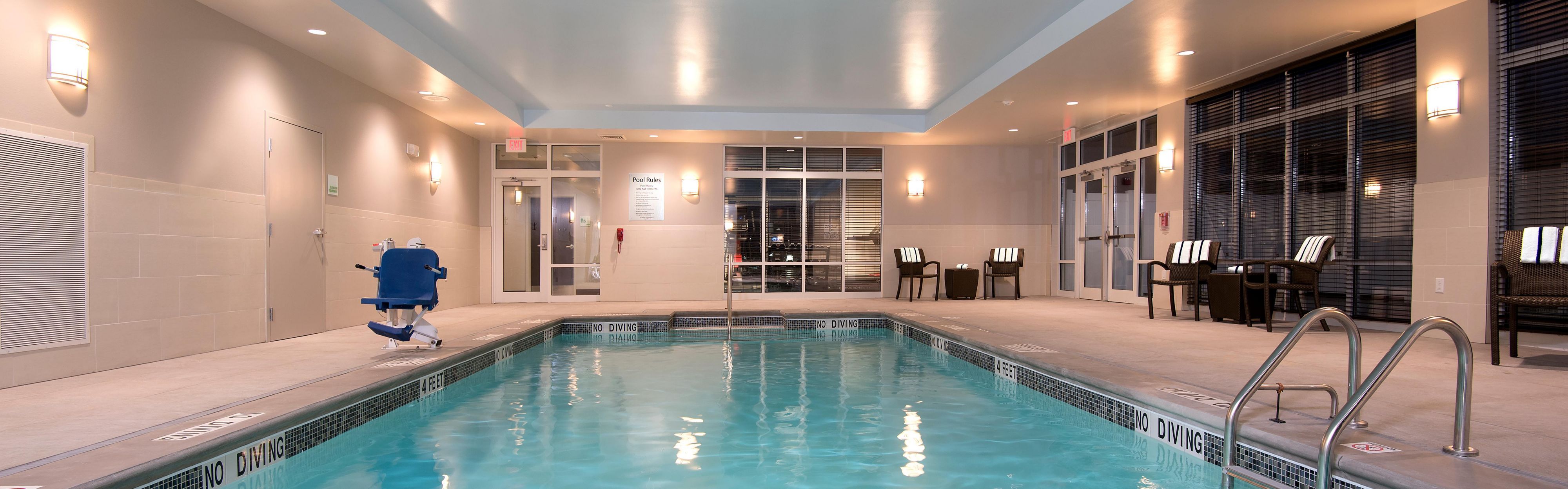 Holiday Inn Indianapolis Airport - Free Internet & More