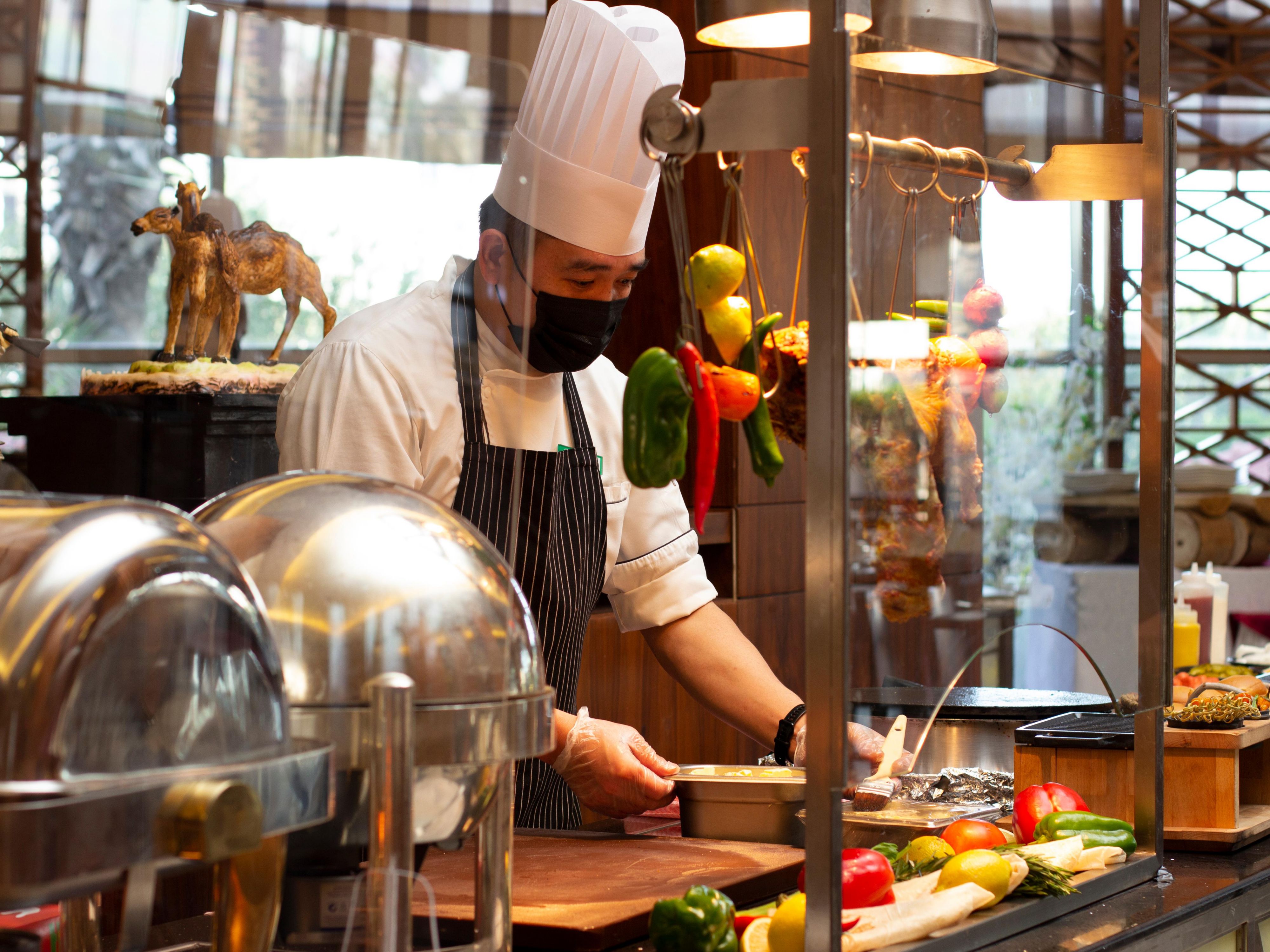 Hotel in Kuwait | Holiday Inn Kuwait Salmiya Hotel