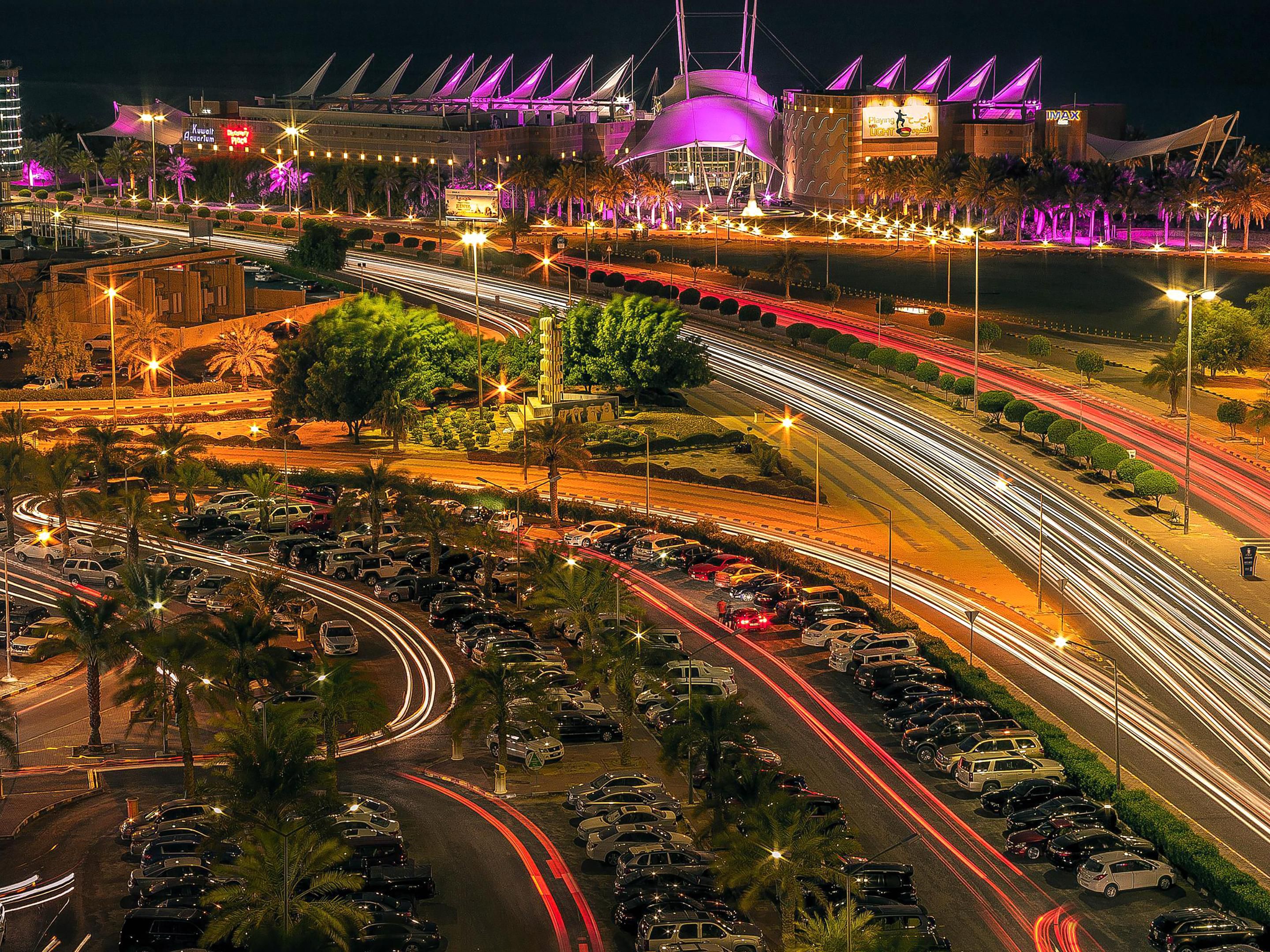 Hotel in Kuwait | Holiday Inn Suites Kuwait Salmiya Hotel