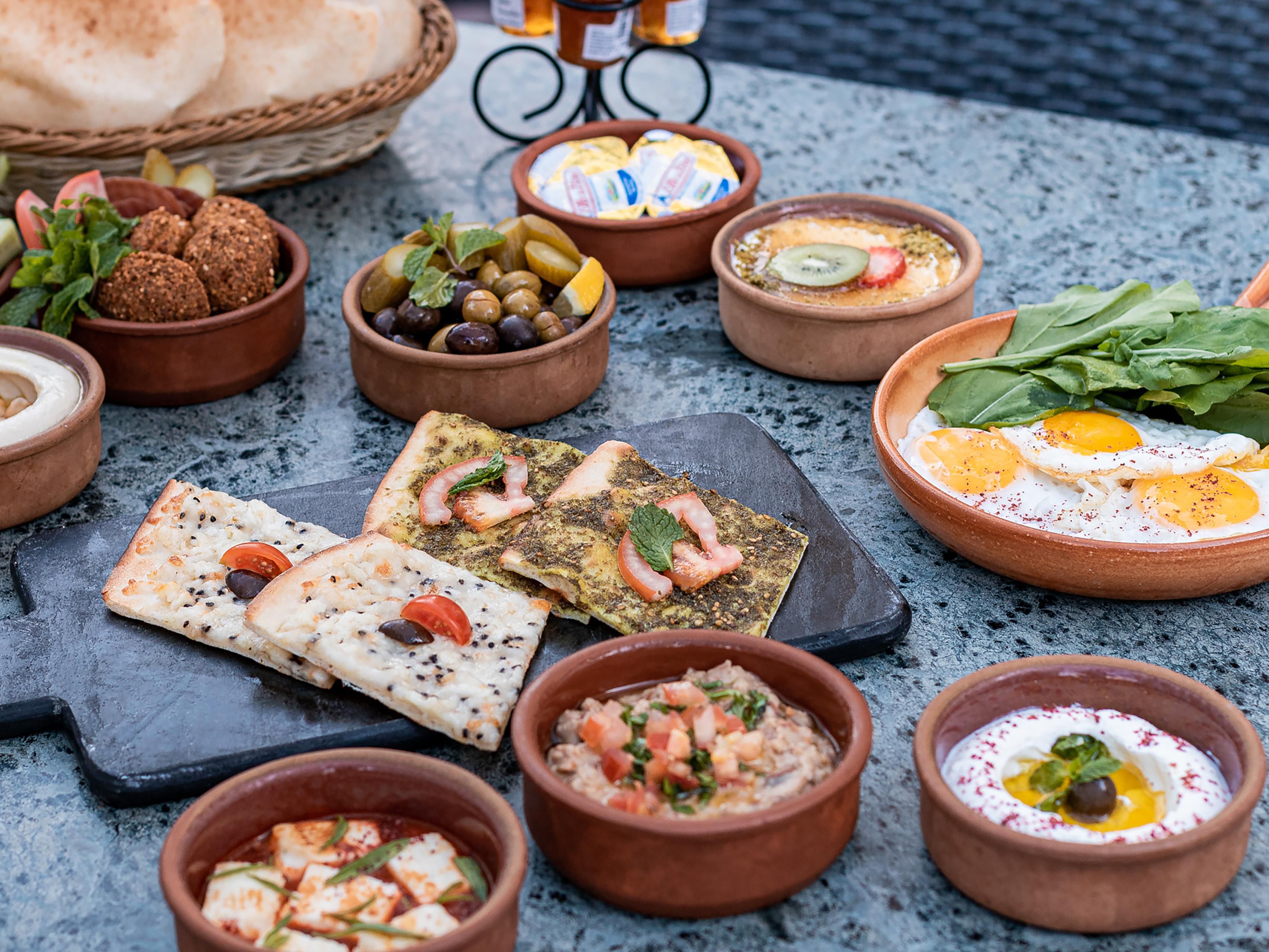 Hotel in Kuwait | Holiday Inn Suites Kuwait Salmiya Hotel