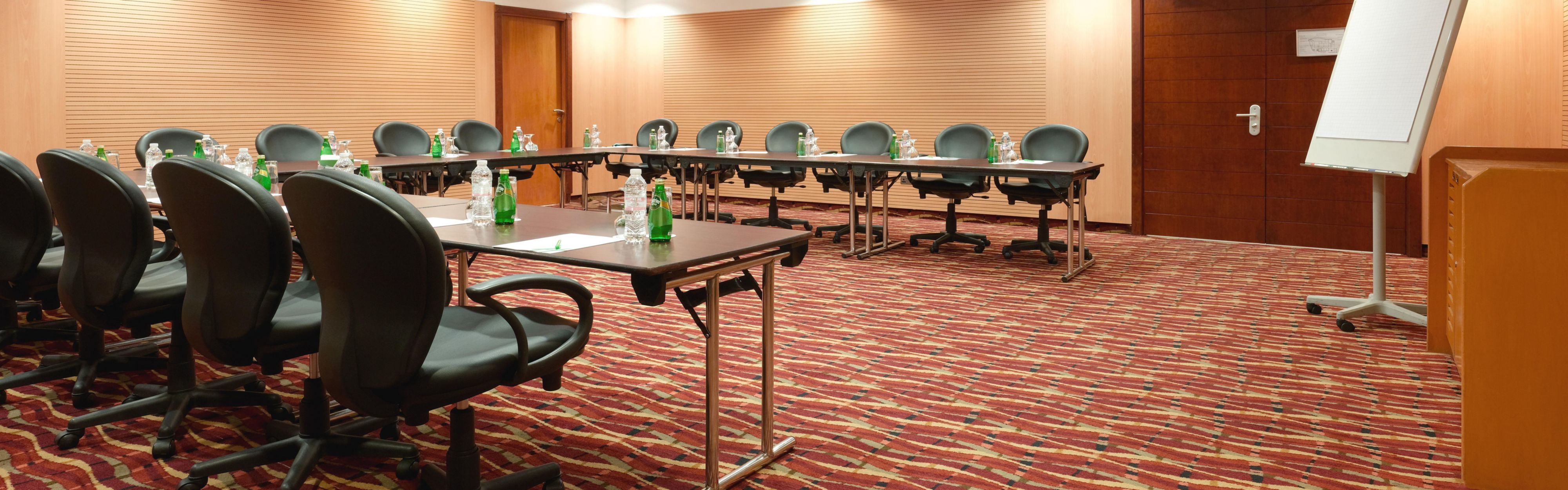 Meeting rooms in Kuwait | Holiday Inn Suites Kuwait Salmiya - Hotel ...