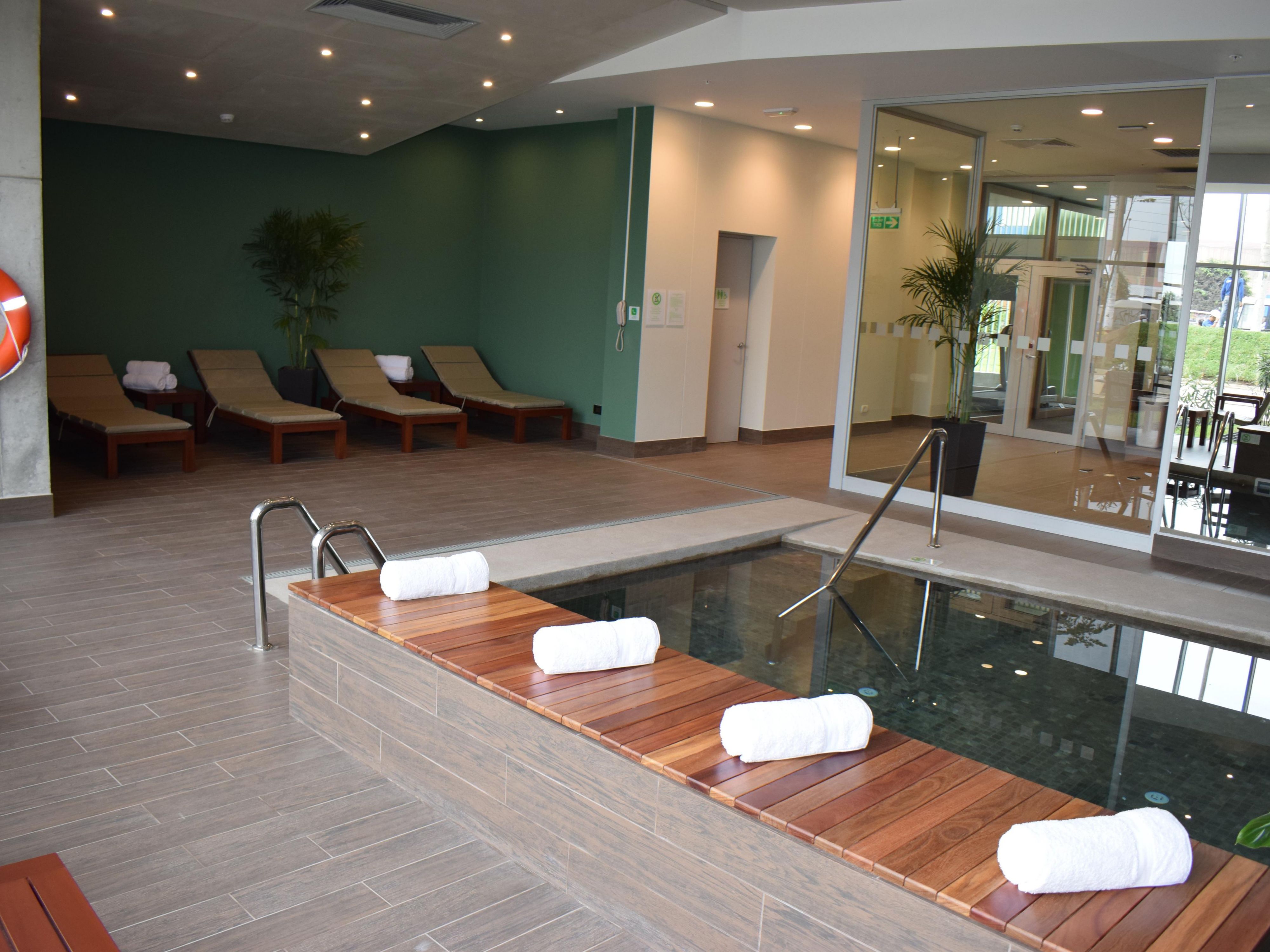 Holiday Inn Lima Airport - Free Internet & More