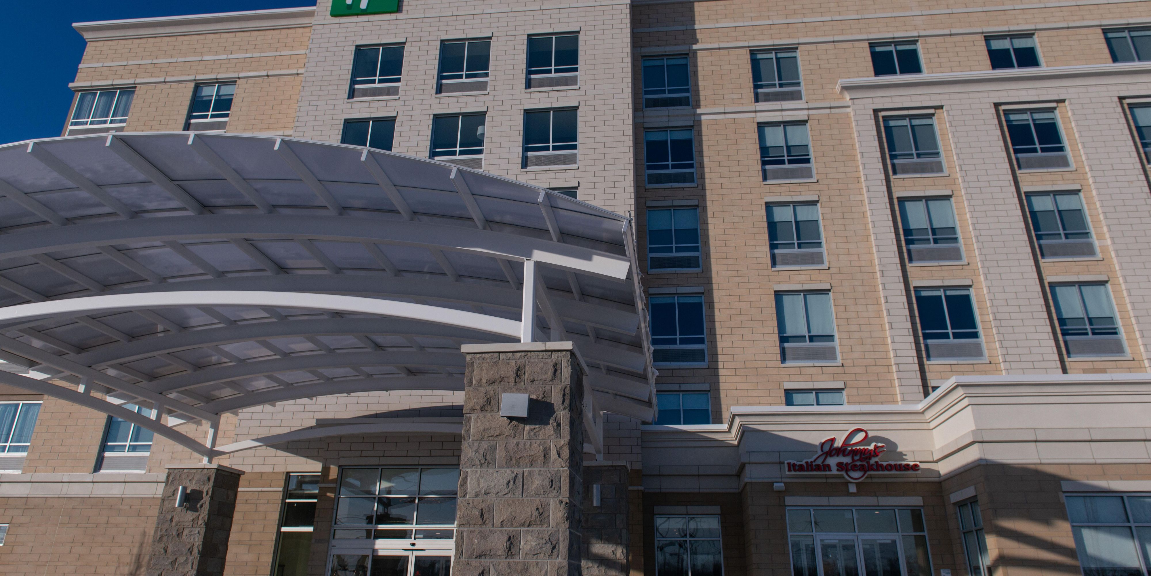 Livonia Hotels near Detroit Airport | Holiday Inn Detroit Northwest ...