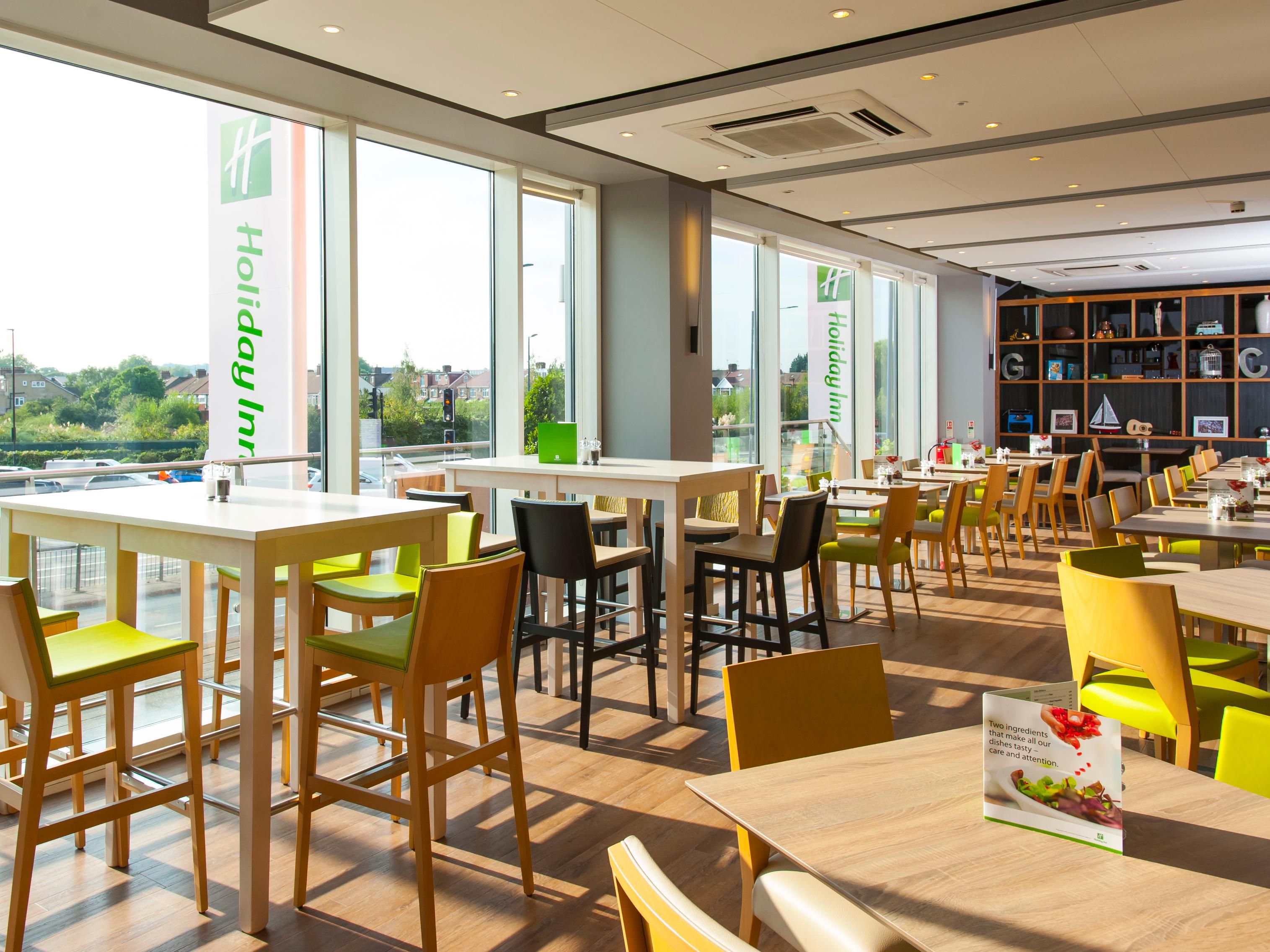 North Acton Hotels near Wembley Stadium | Holiday Inn London - West