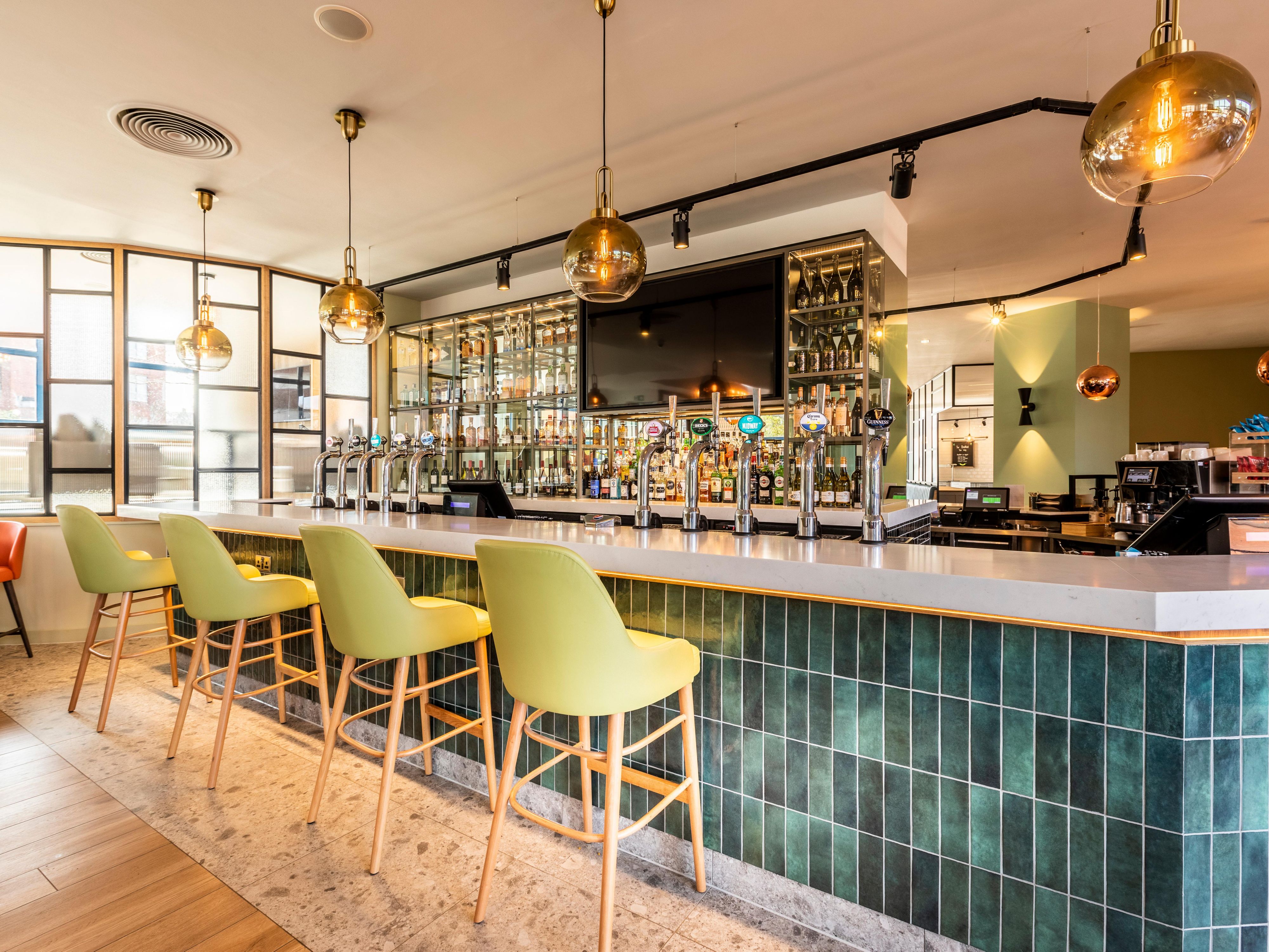 Hotels Near Sutton: Holiday Inn Hotel London - Sutton