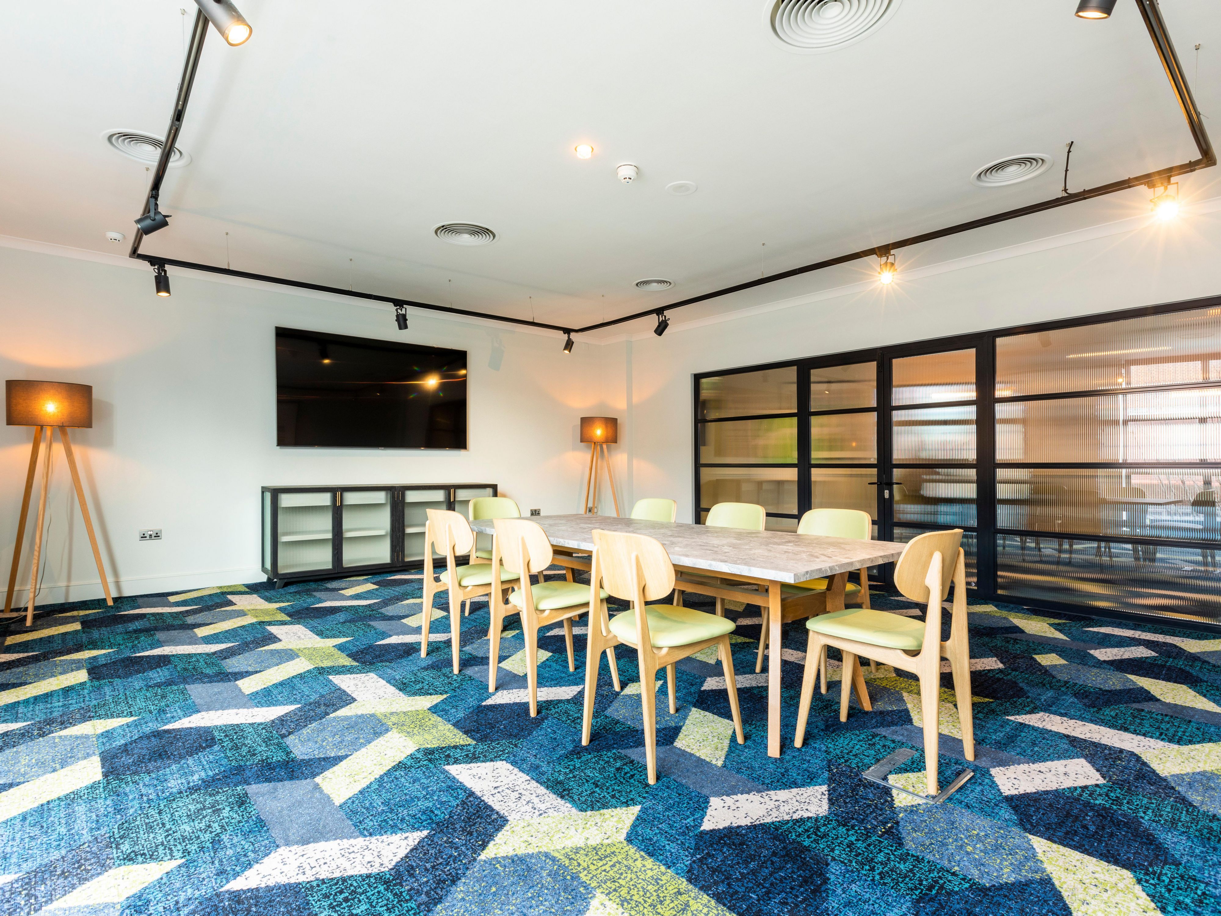 Hotels Near Sutton: Holiday Inn Hotel London - Sutton