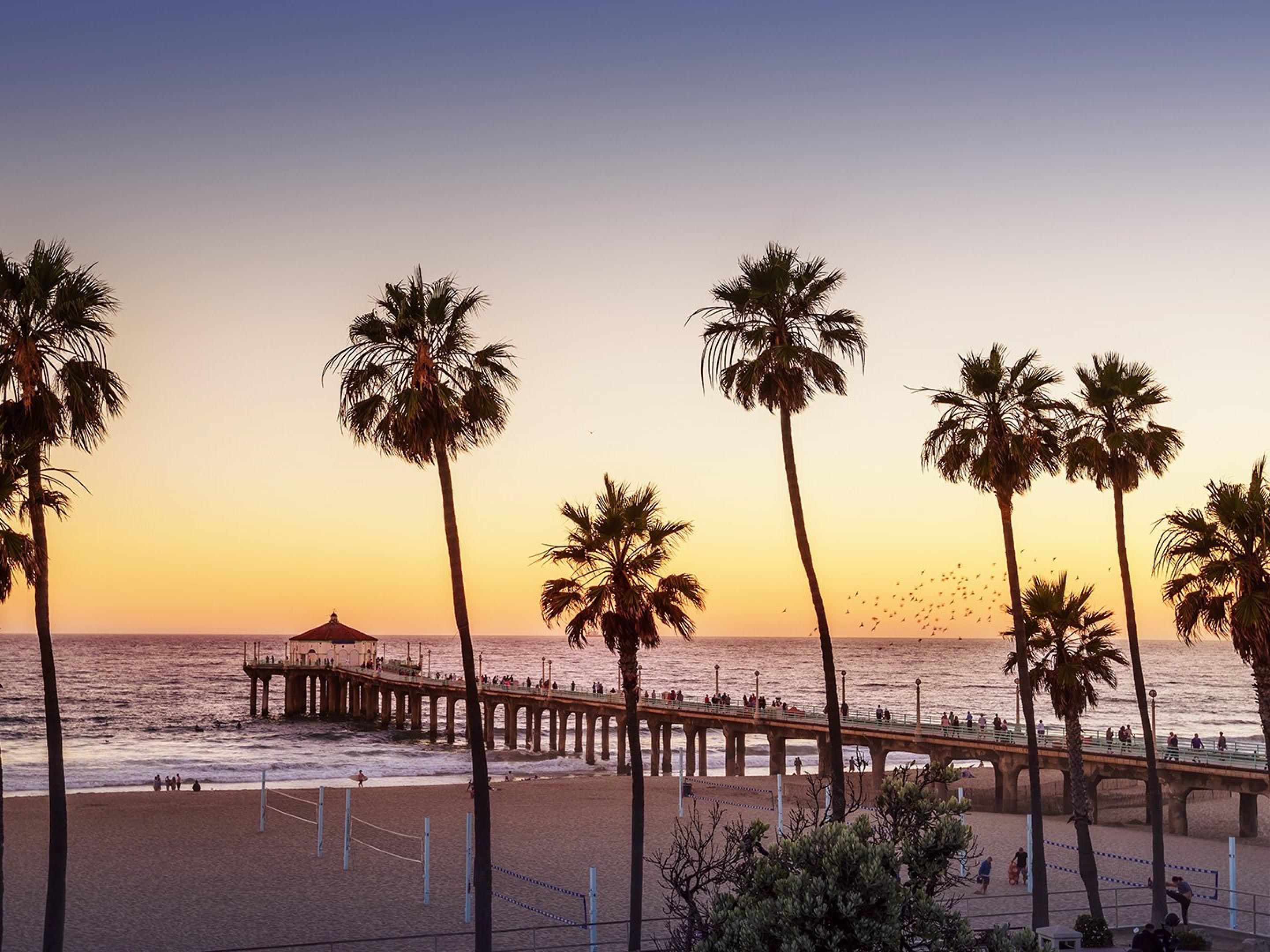 LAX Hotels near SoFi Stadium | Holiday Inn Los Angeles LAX Airport