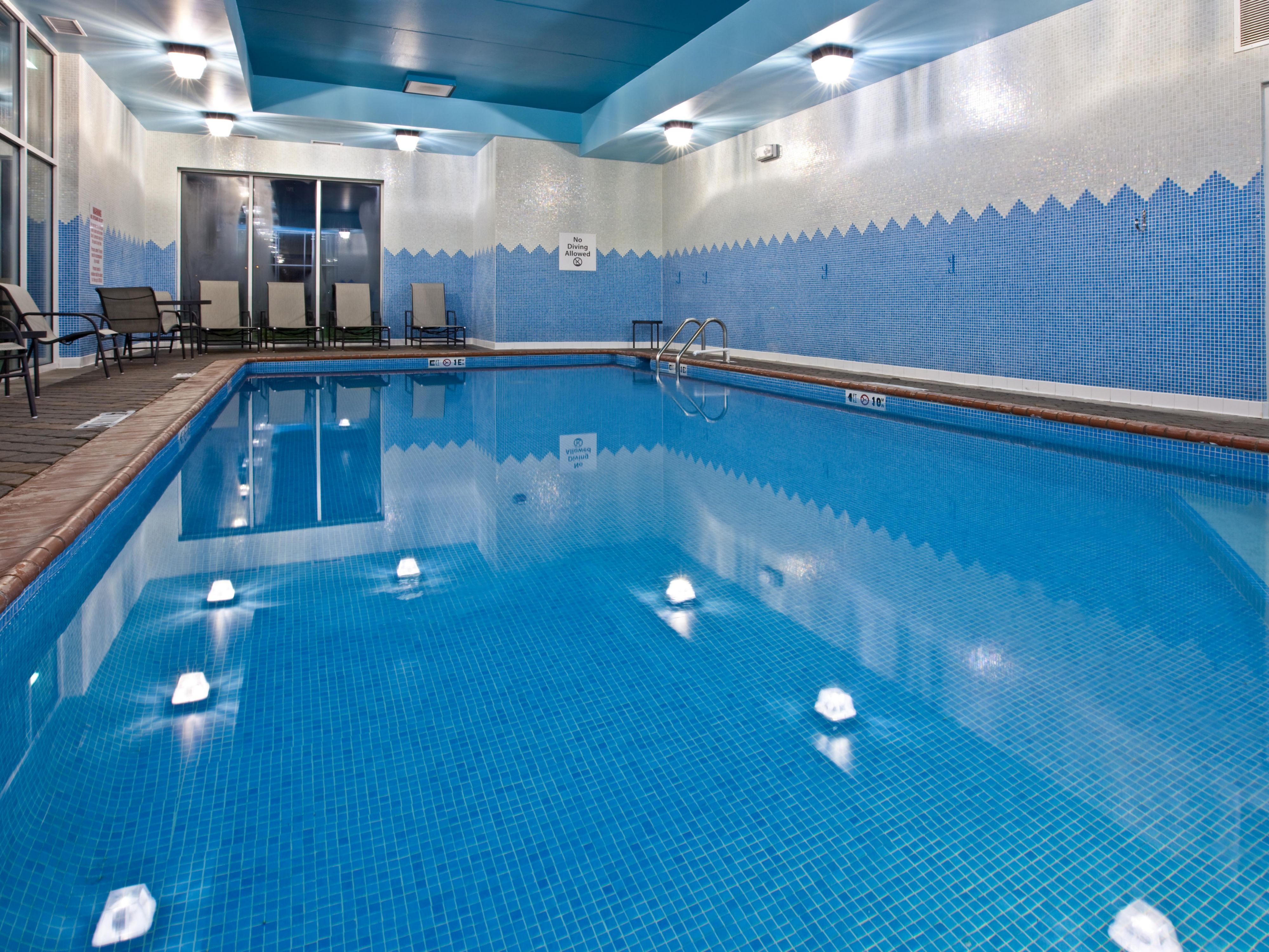 Holiday Inn Louisville Airport South - Free Internet & More