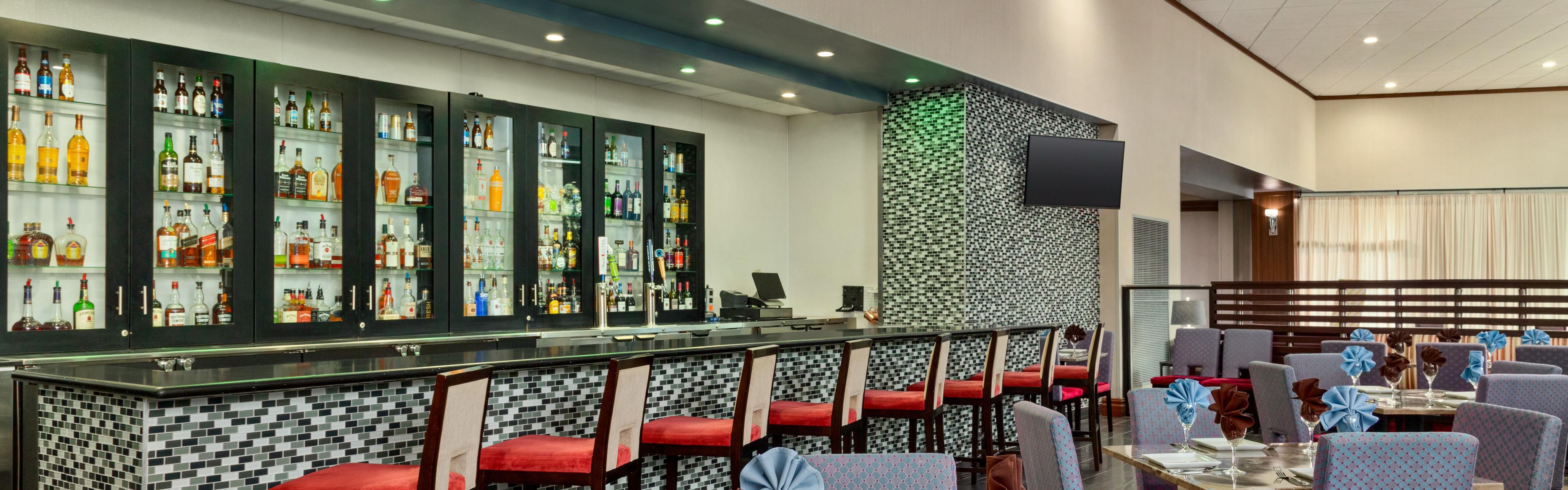 Restaurants Near Holiday Inn Louisville East - Hurstbourne