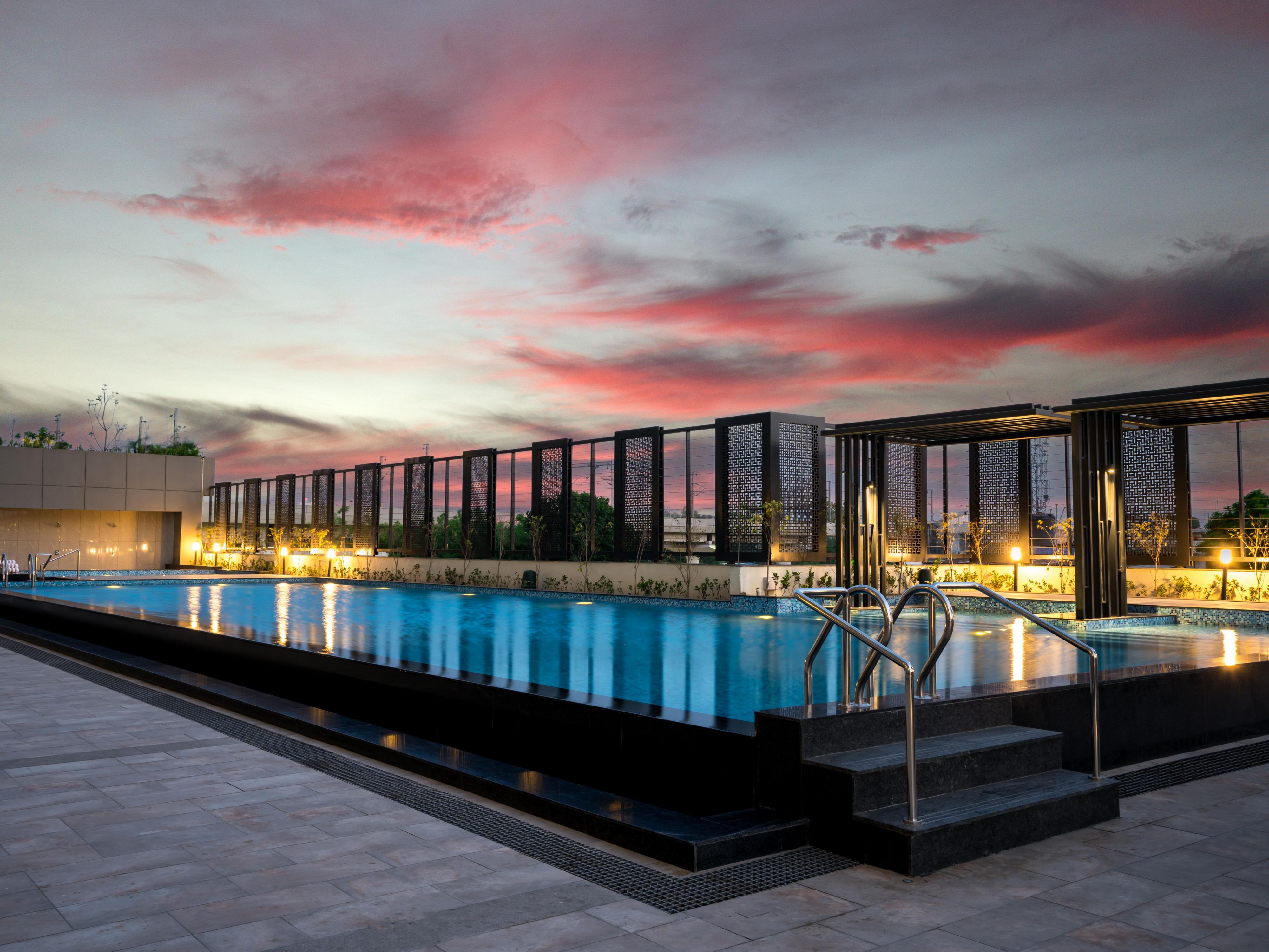 Hotel in Lucknow | Holiday Inn Lucknow Airport Hotel