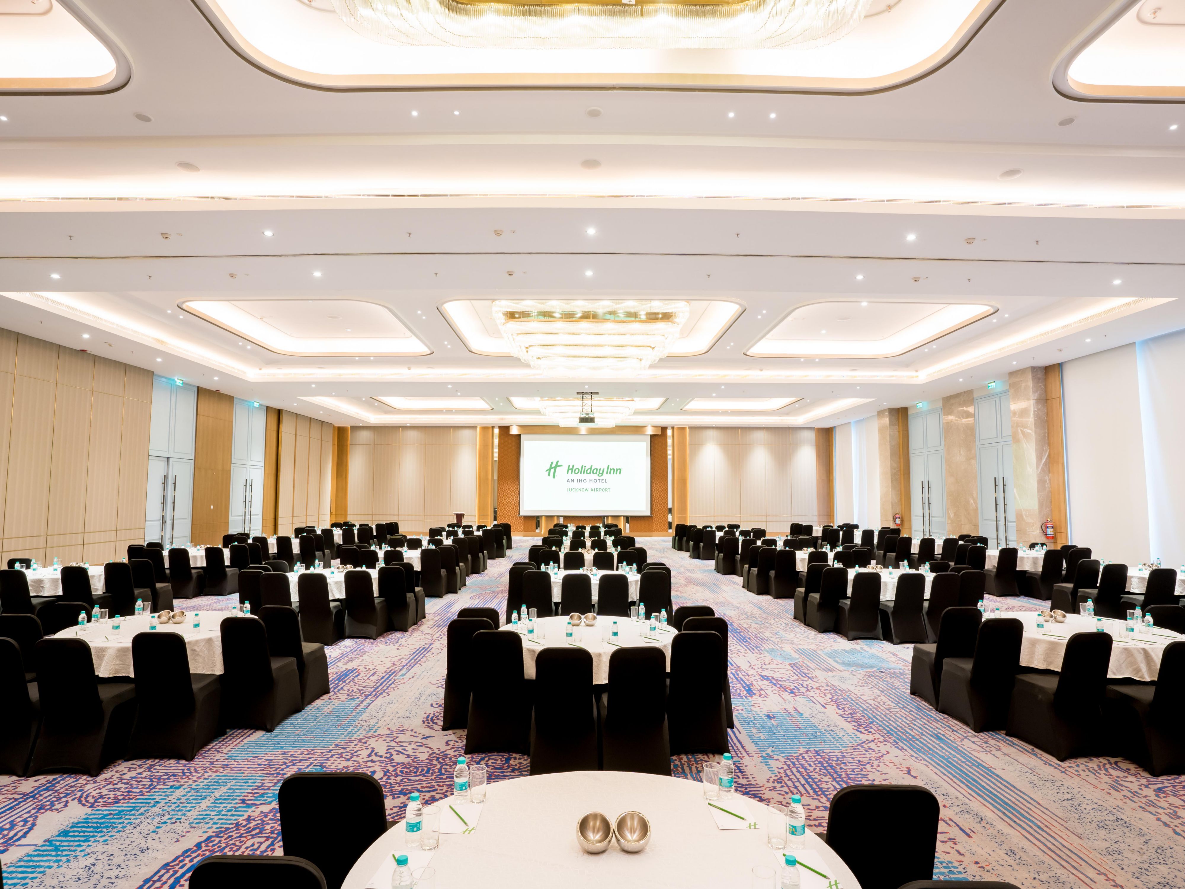 Hotel in Lucknow | Holiday Inn Lucknow Airport Hotel