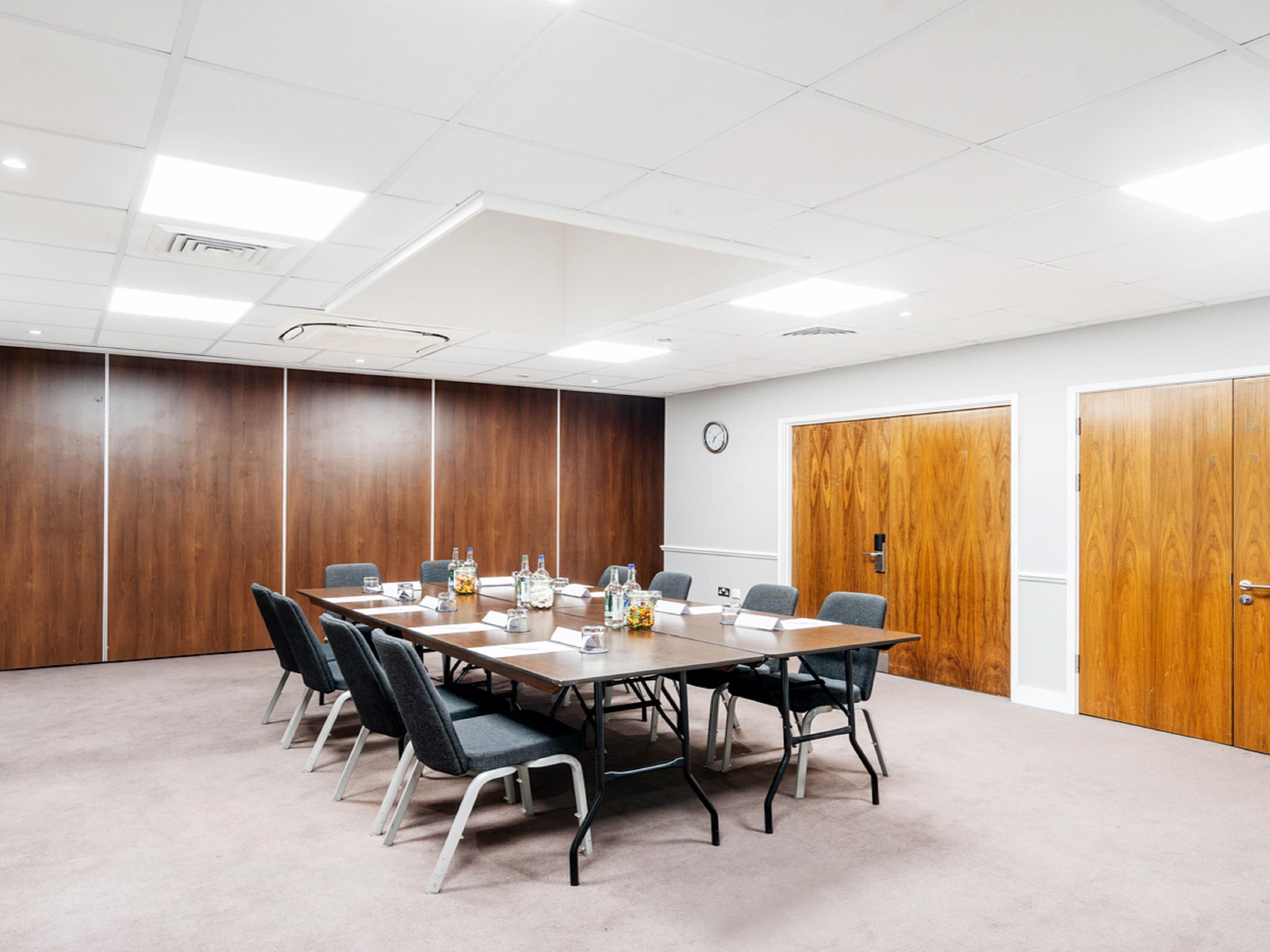 Meeting rooms in Luton | Holiday Inn London - Luton Airport - Hotel ...