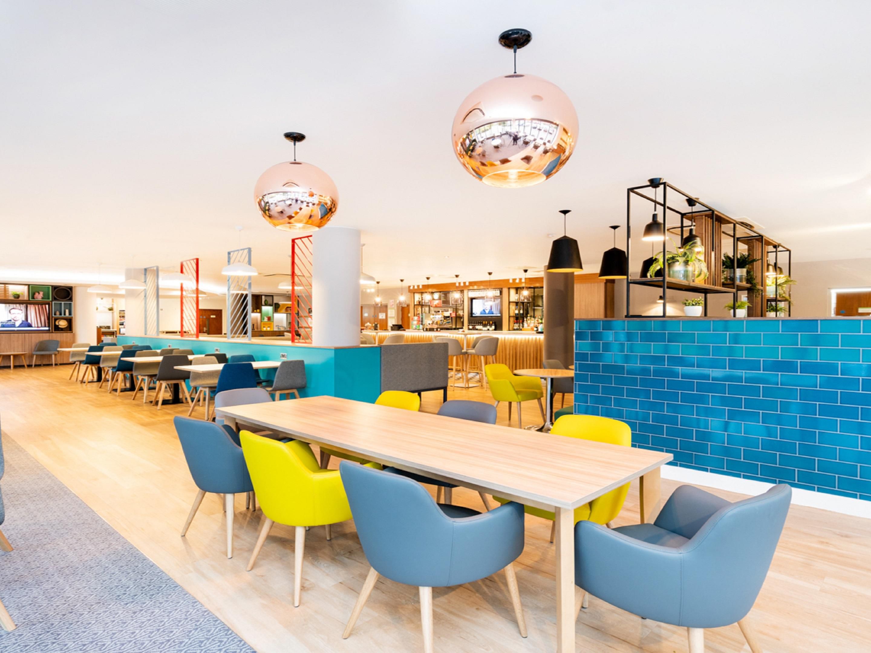 Hotel in Luton | Holiday Inn London - Luton Airport Hotel