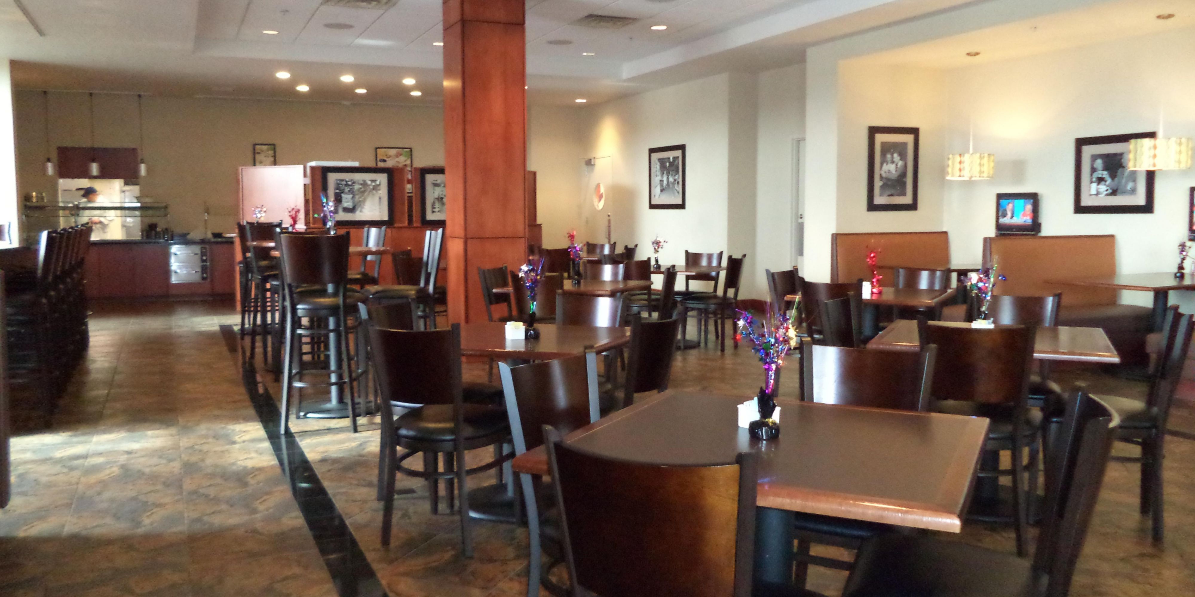 Holiday Inn Madison at The American Center - Free Internet & More