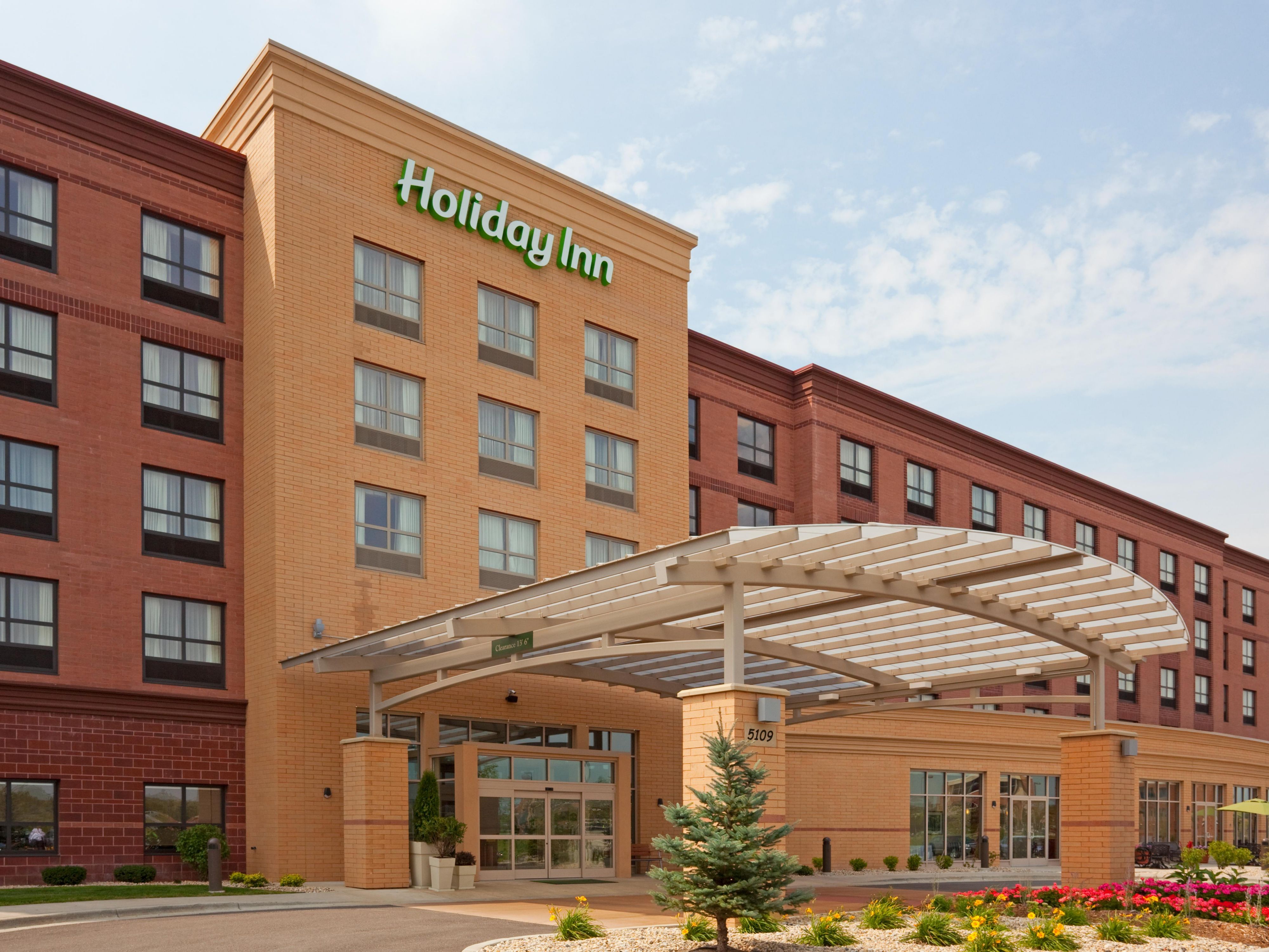 Madison Hotels | Holiday Inn Madison at The American Center