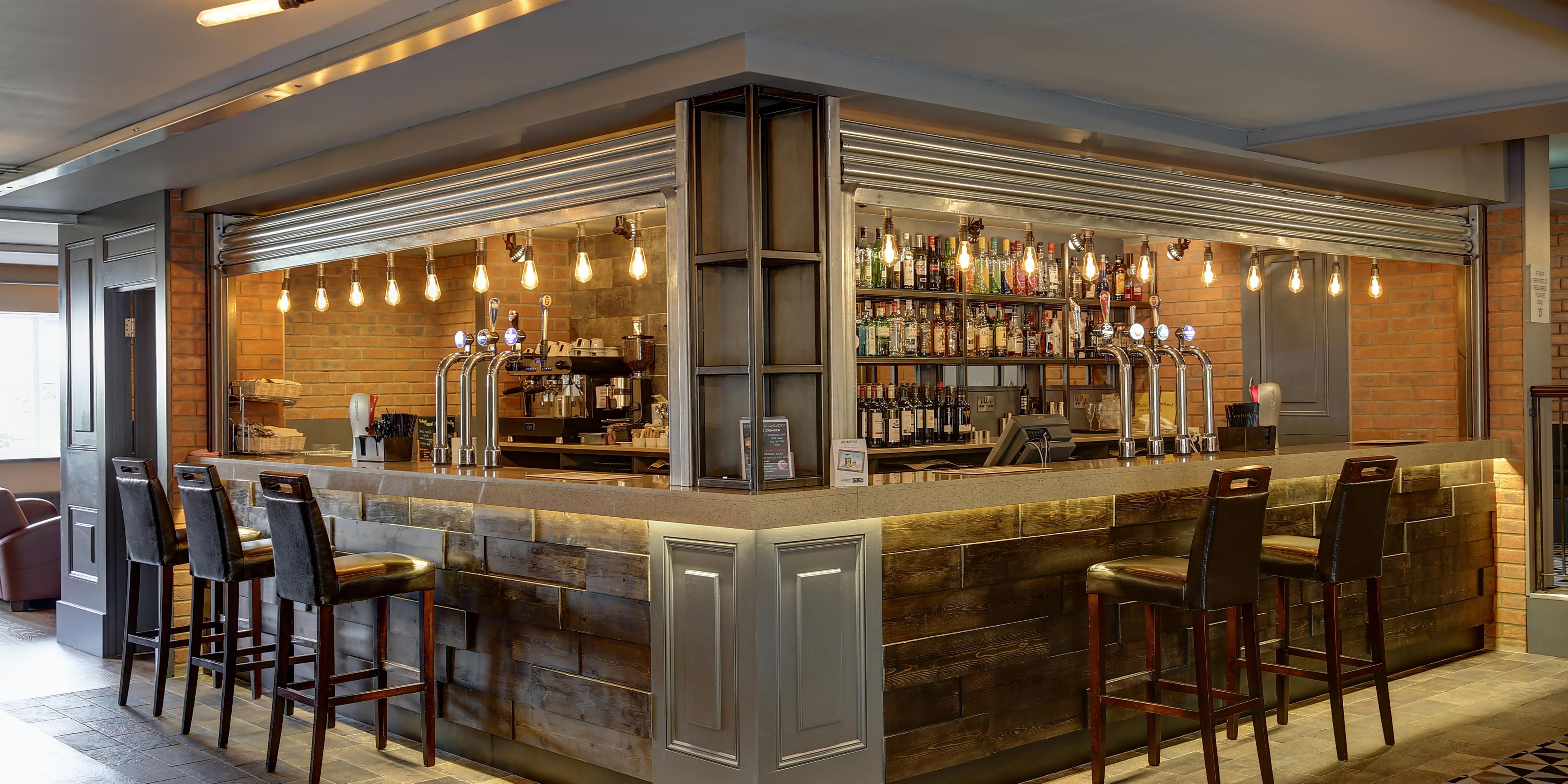 Holiday Inn Manchester - Oldham - Free Internet & More