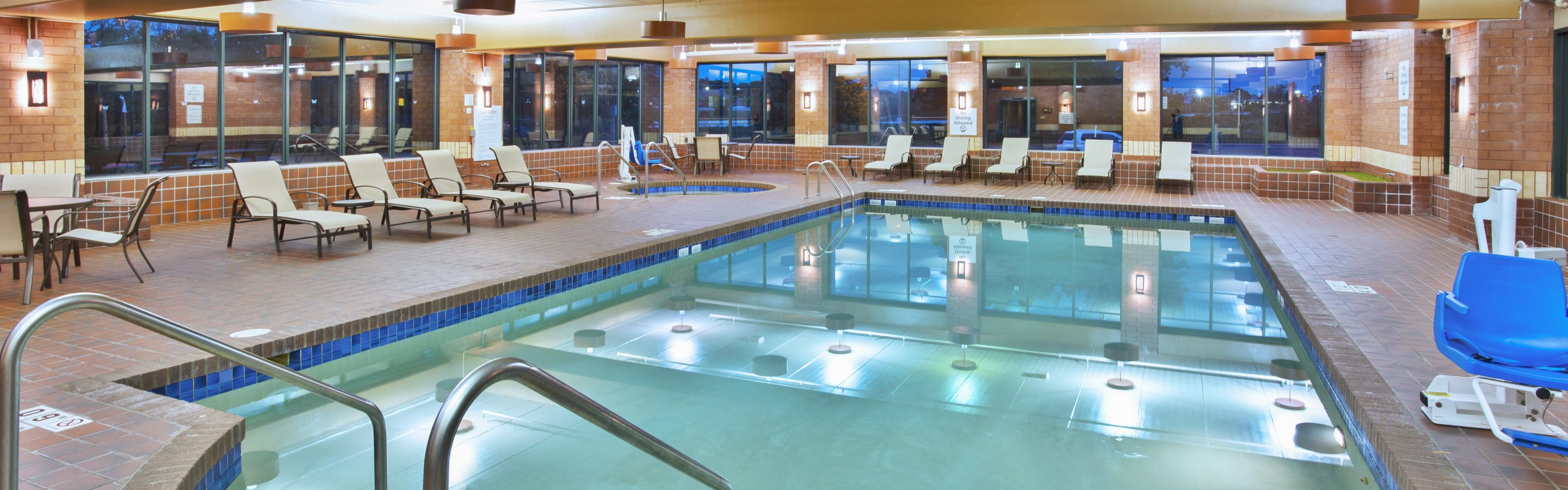 Holiday Inn Manitowoc - Free Internet & More