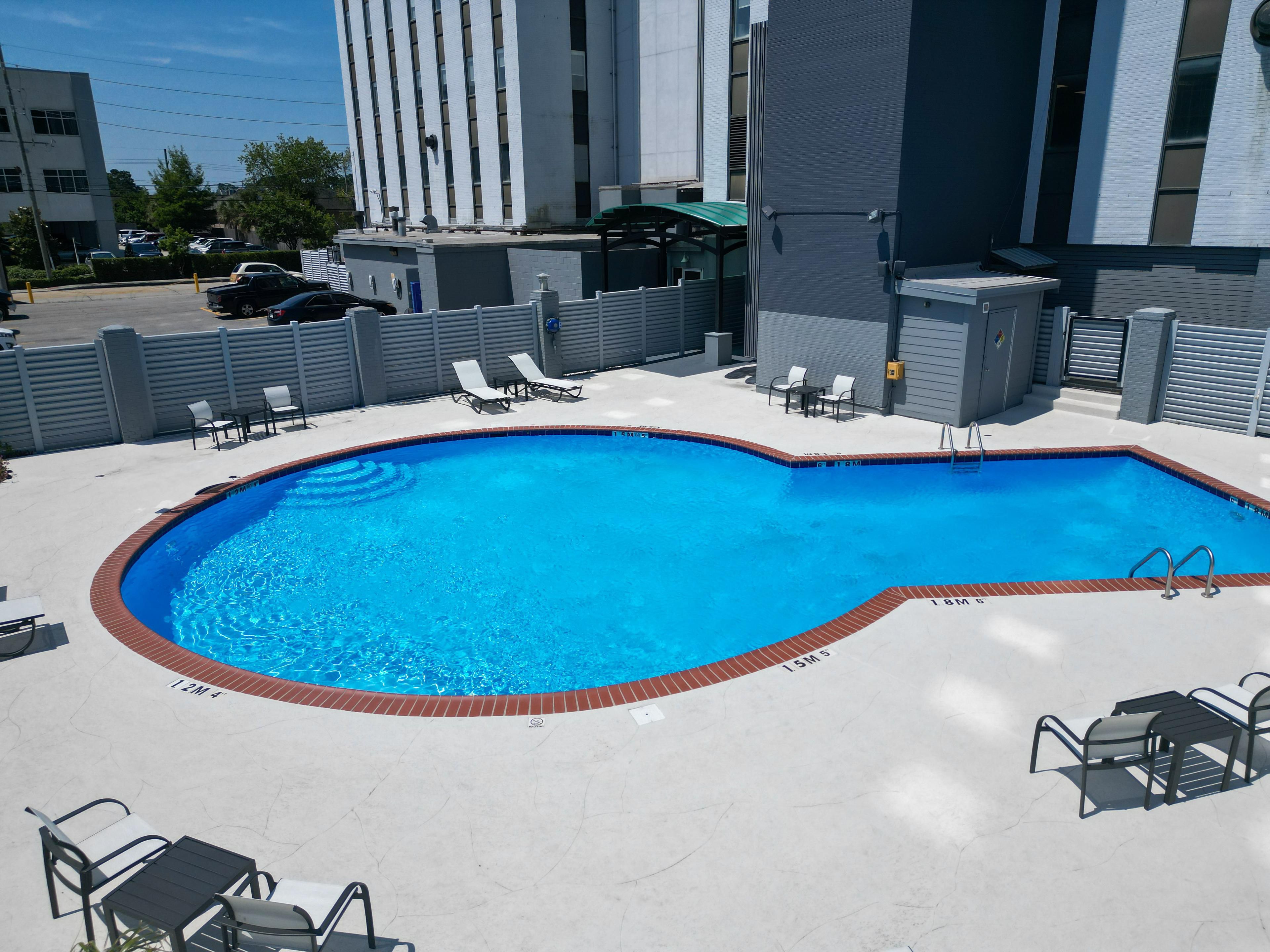 Holiday Inn Pool