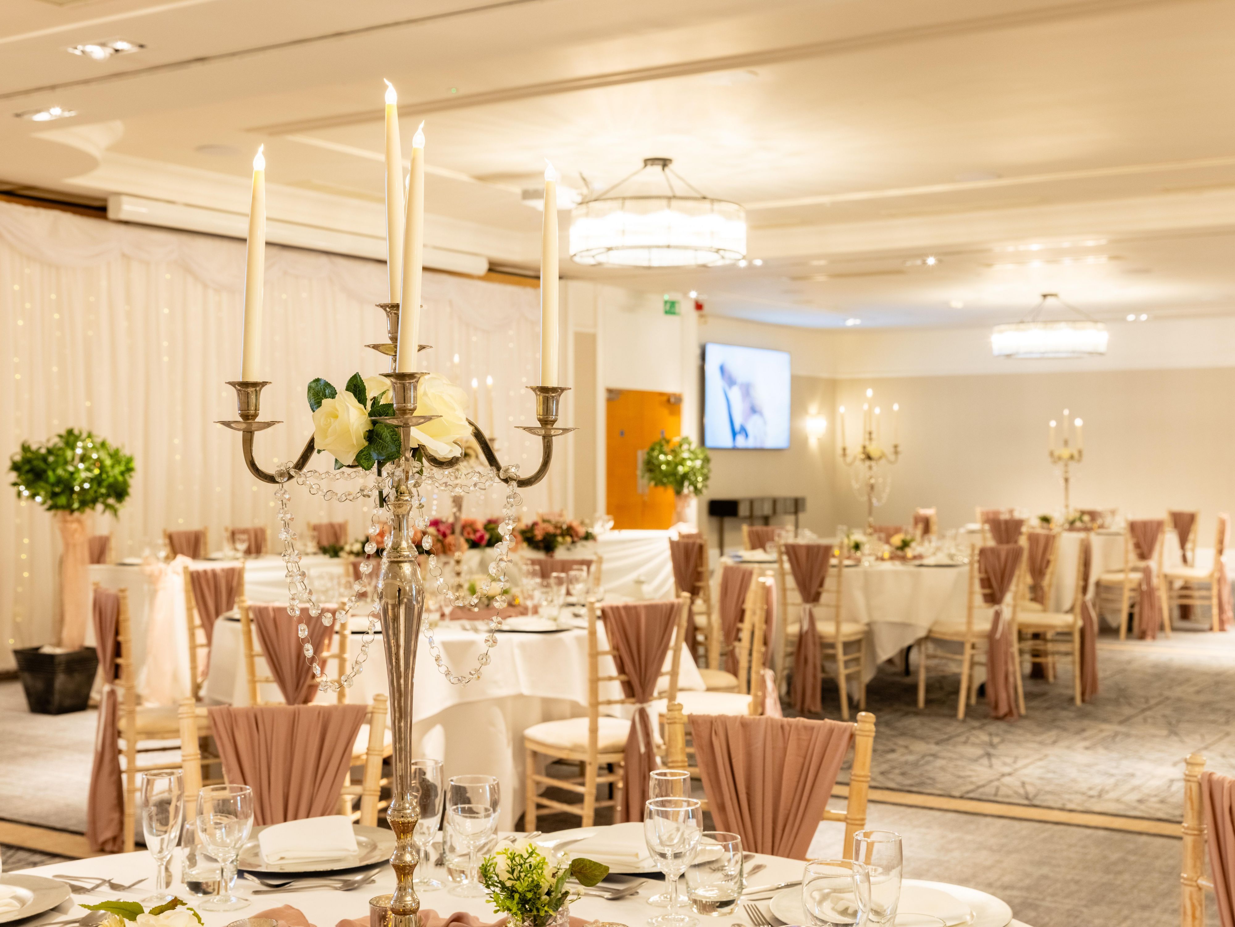 Hotel With Pool: Holiday Inn Newcastle - Gosforth Park