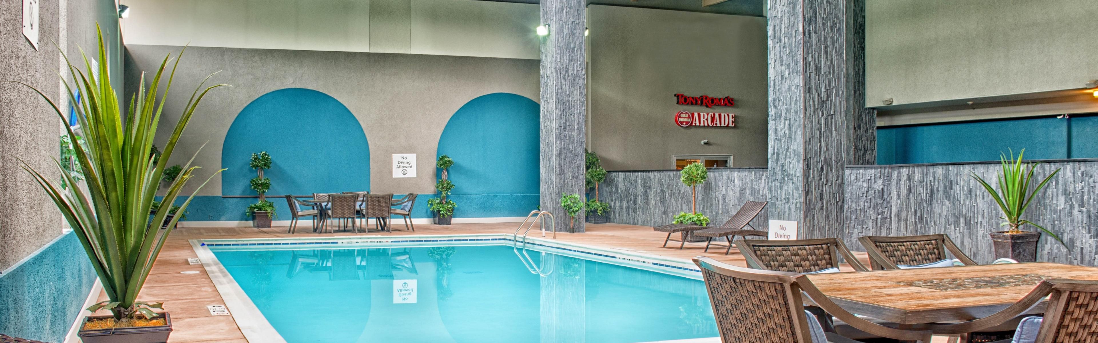 Holiday Inn Niagara Falls-Scenic Downtown - Free Internet & More