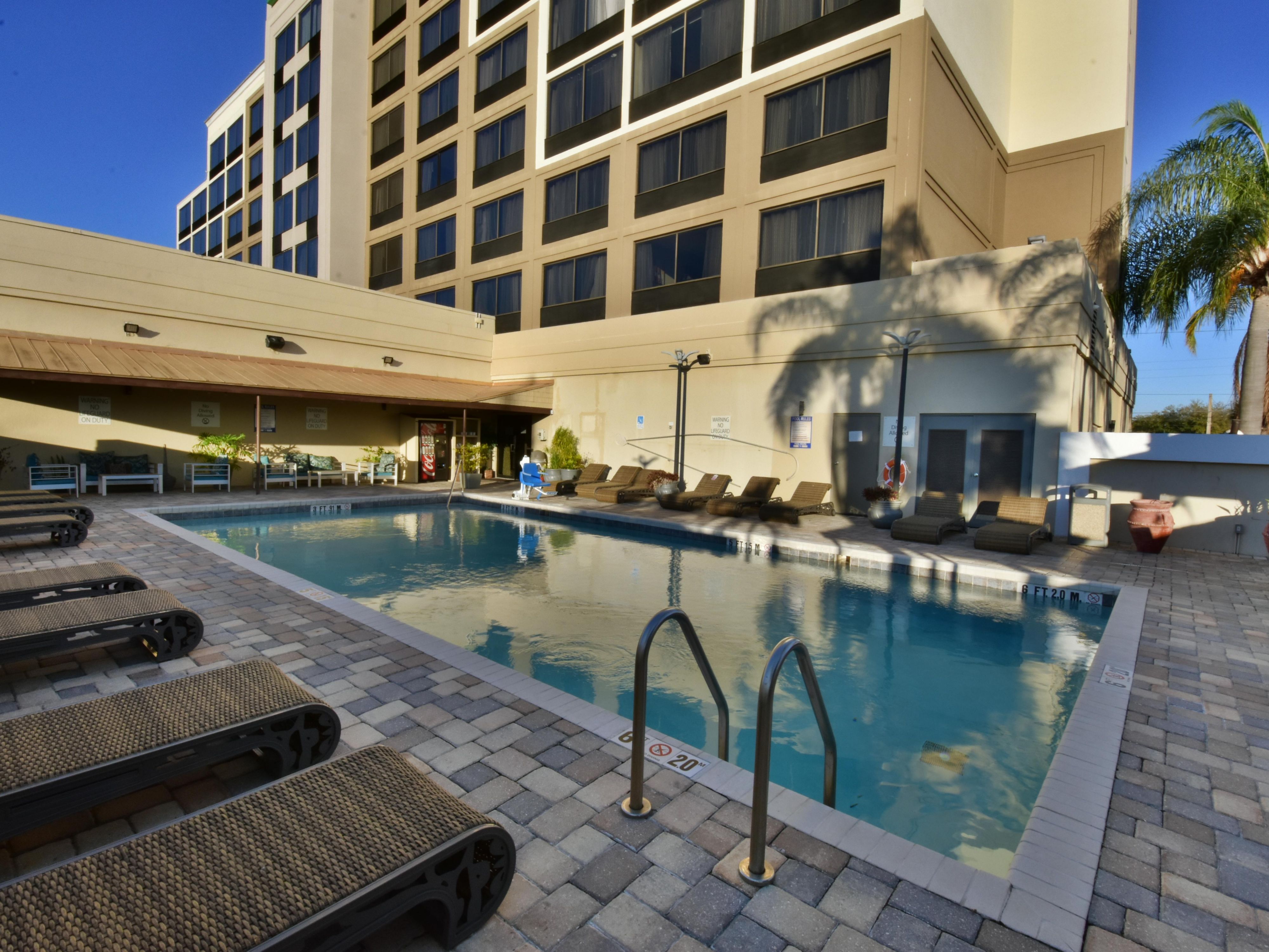 Hotel near UCF Campus | Holiday Inn Orlando East - UCF Area