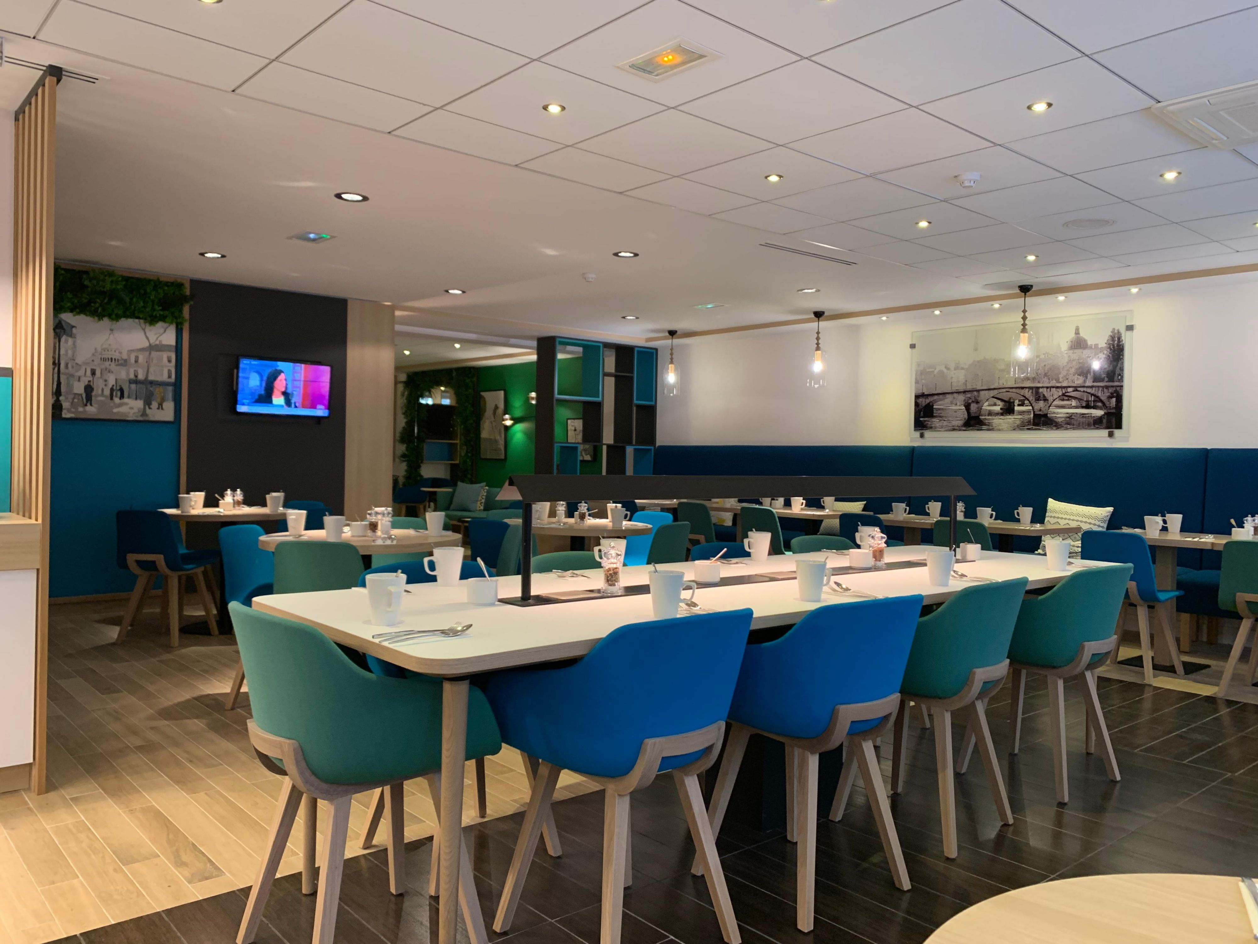 Pet-Friendly Hotels In Downtown Paris | Holiday Inn Paris - Montmartre