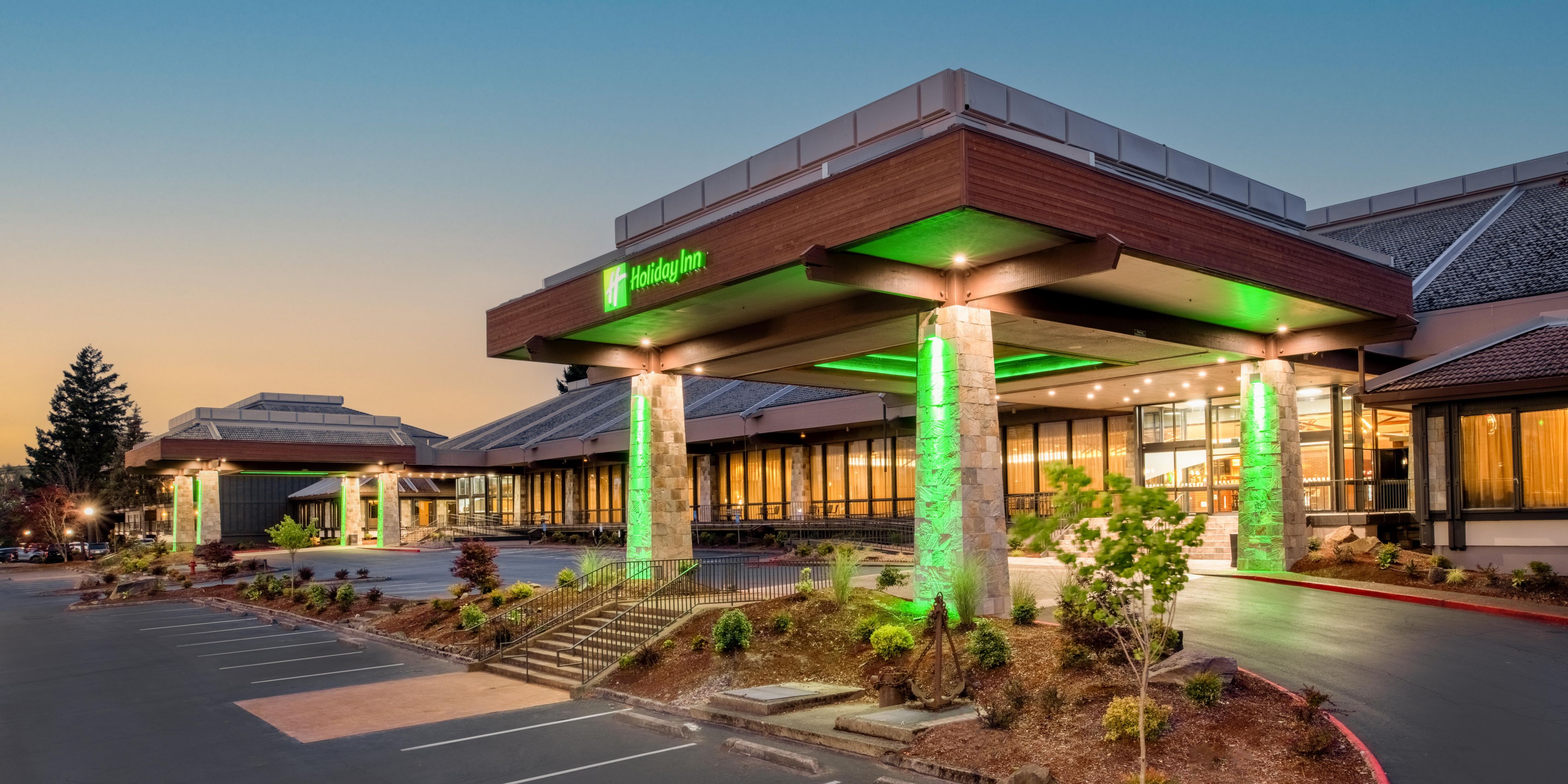 Portland OR Restaurants | Holiday Inn Portland Columbia Riverfront