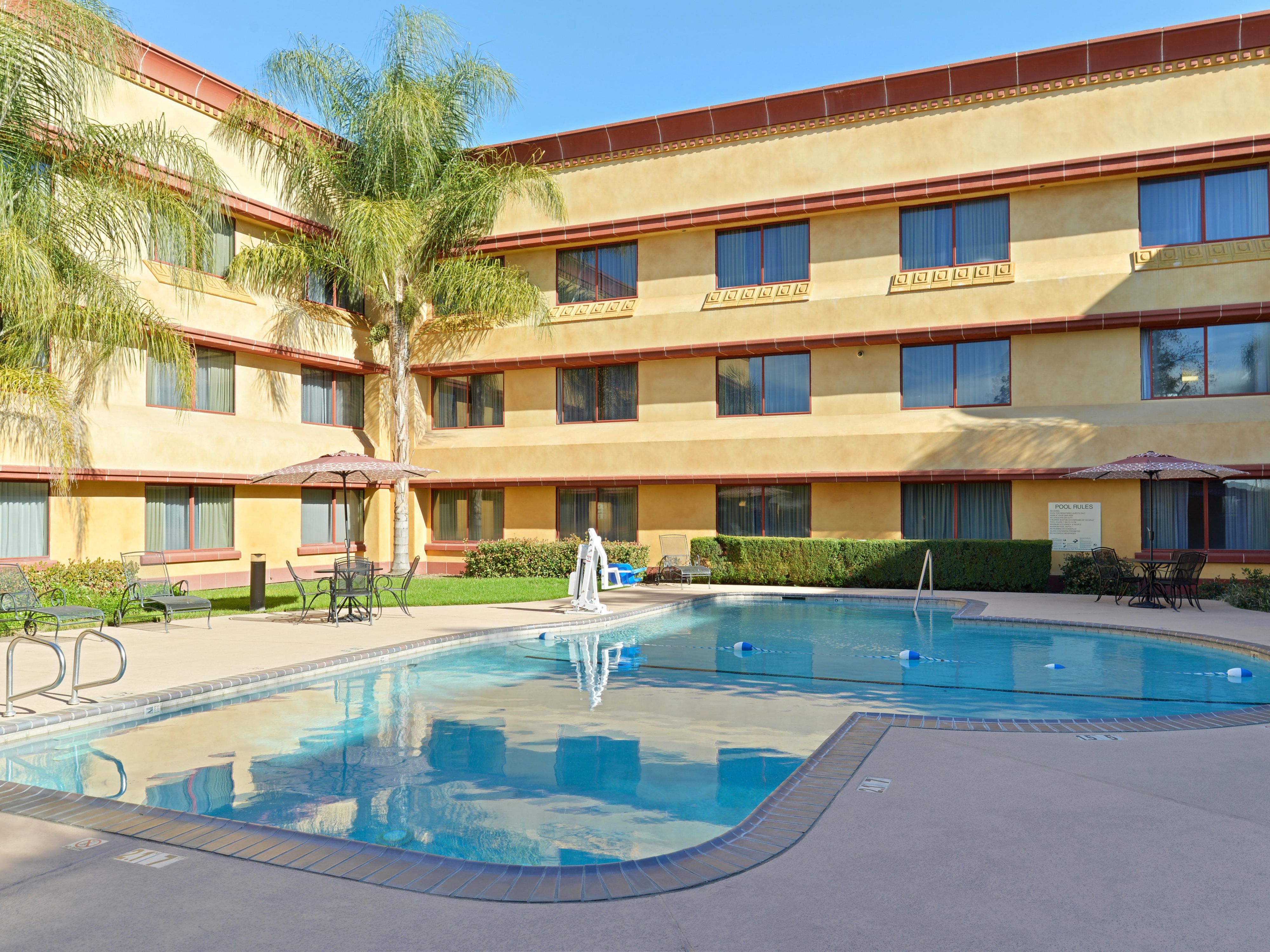 Holiday Inn Sacramento Rancho Cordova - Free Internet & More