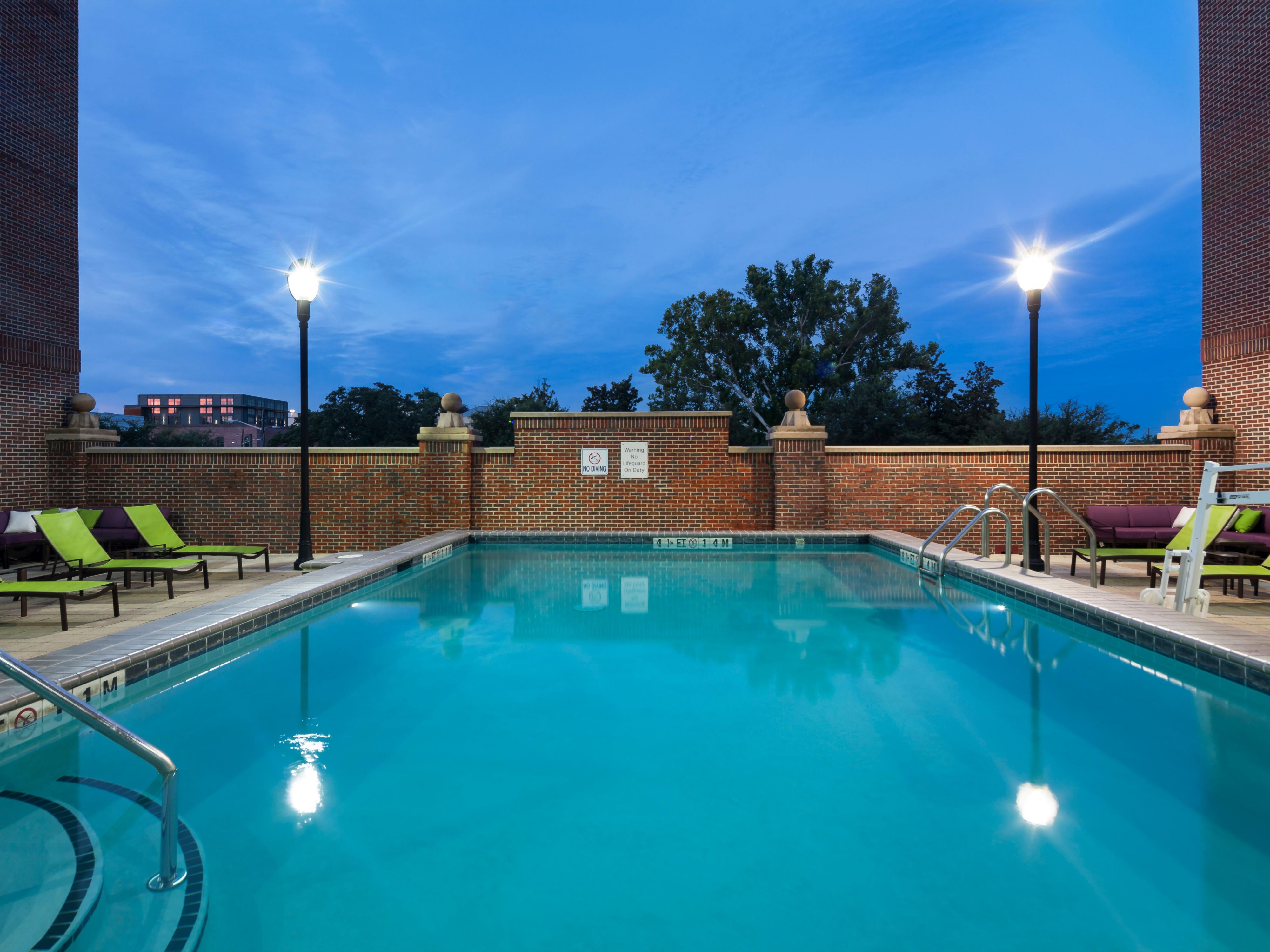 Holiday Inn Savannah Historic District - Free Internet & More