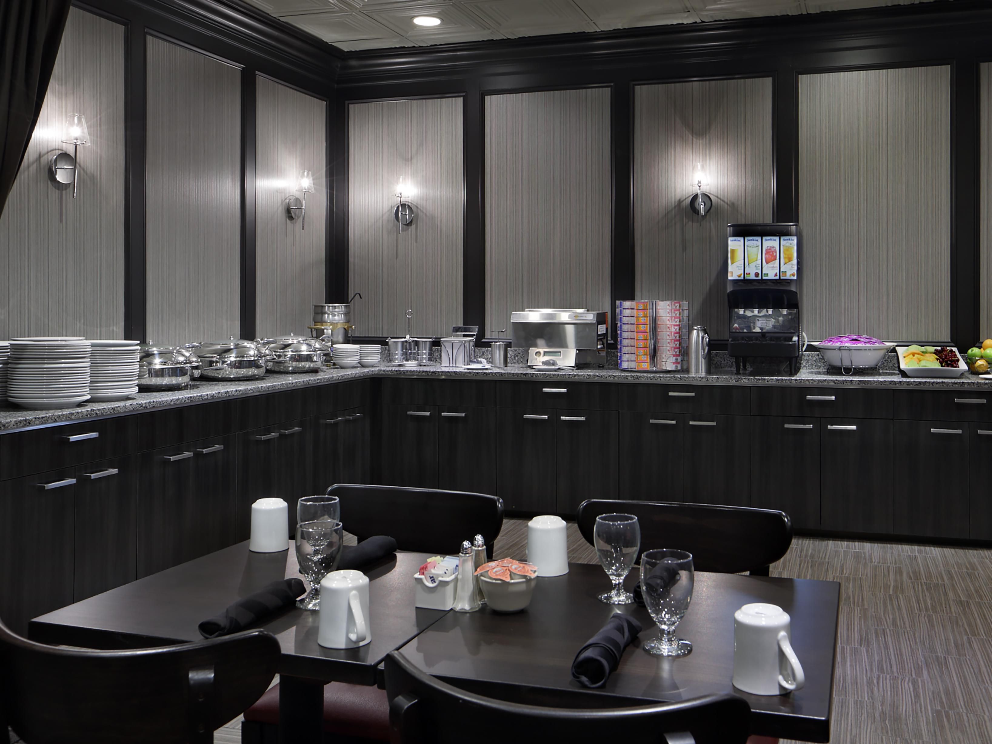 Hotel In Somerville MA With Indoor Pool Near Bunker Hill | Holiday Inn ...