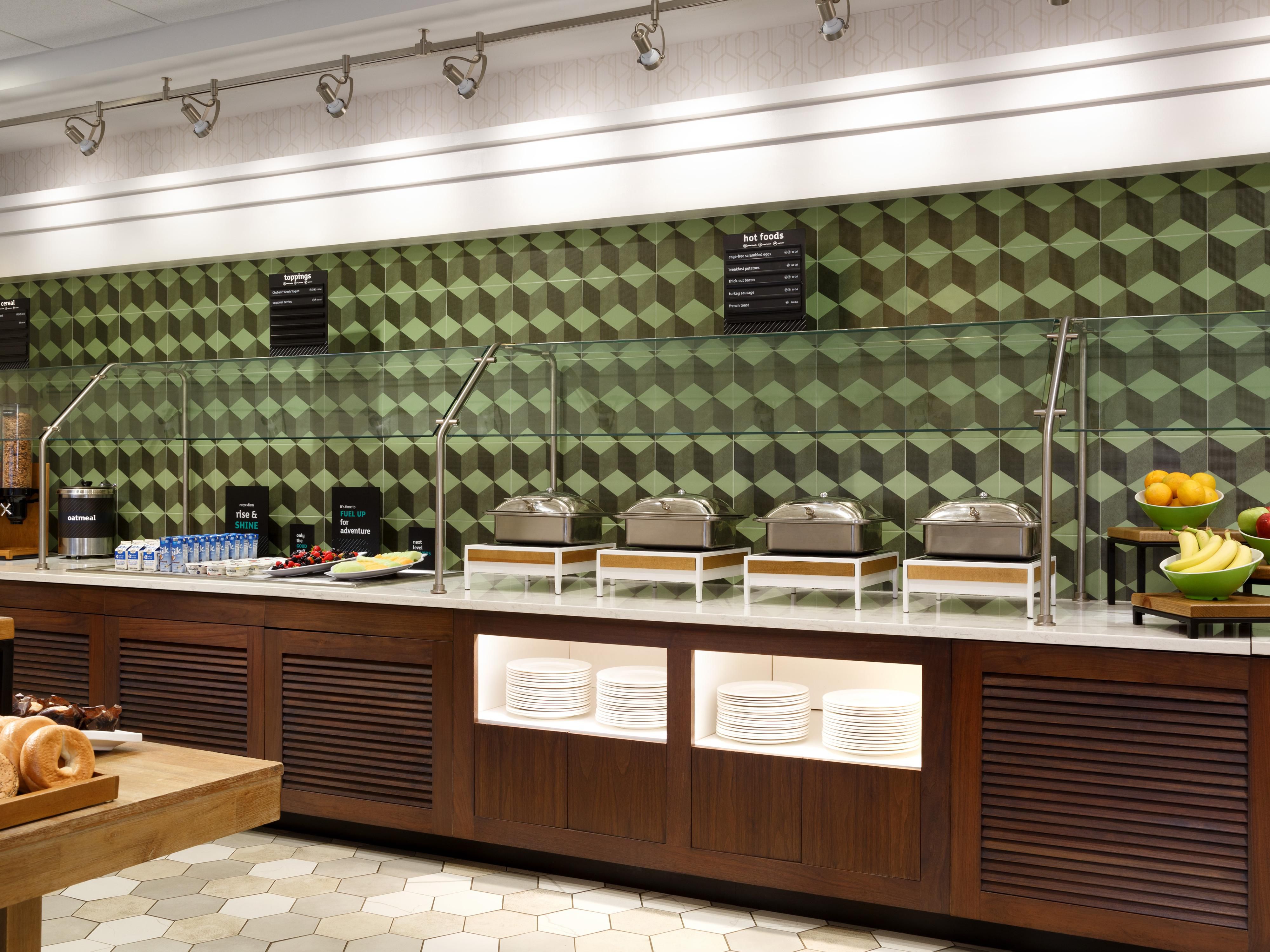 Pet-Friendly Hotel near IAD | Holiday Inn Washington-Dulles Intl Airport