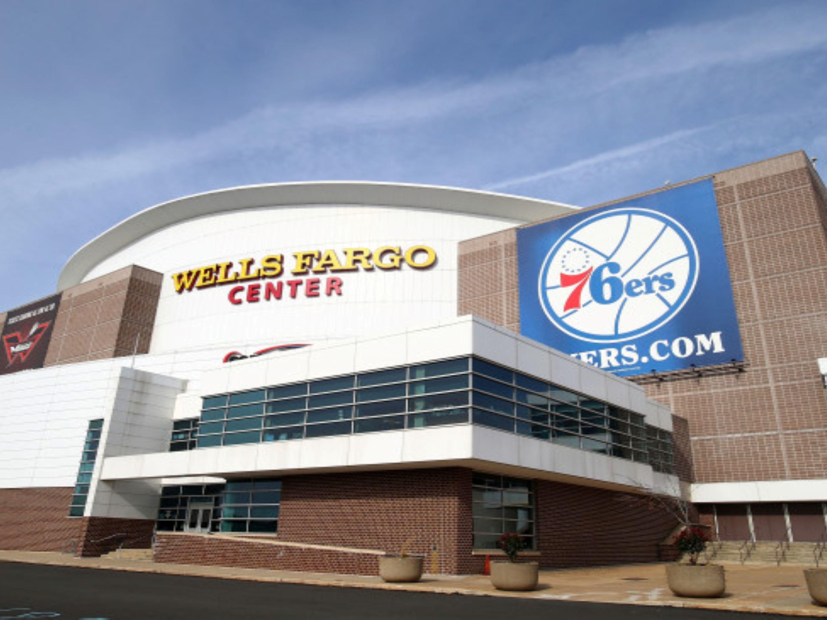 Pet Friendly Hotel near Philadelphia Int'l Airport | Holiday Inn ...