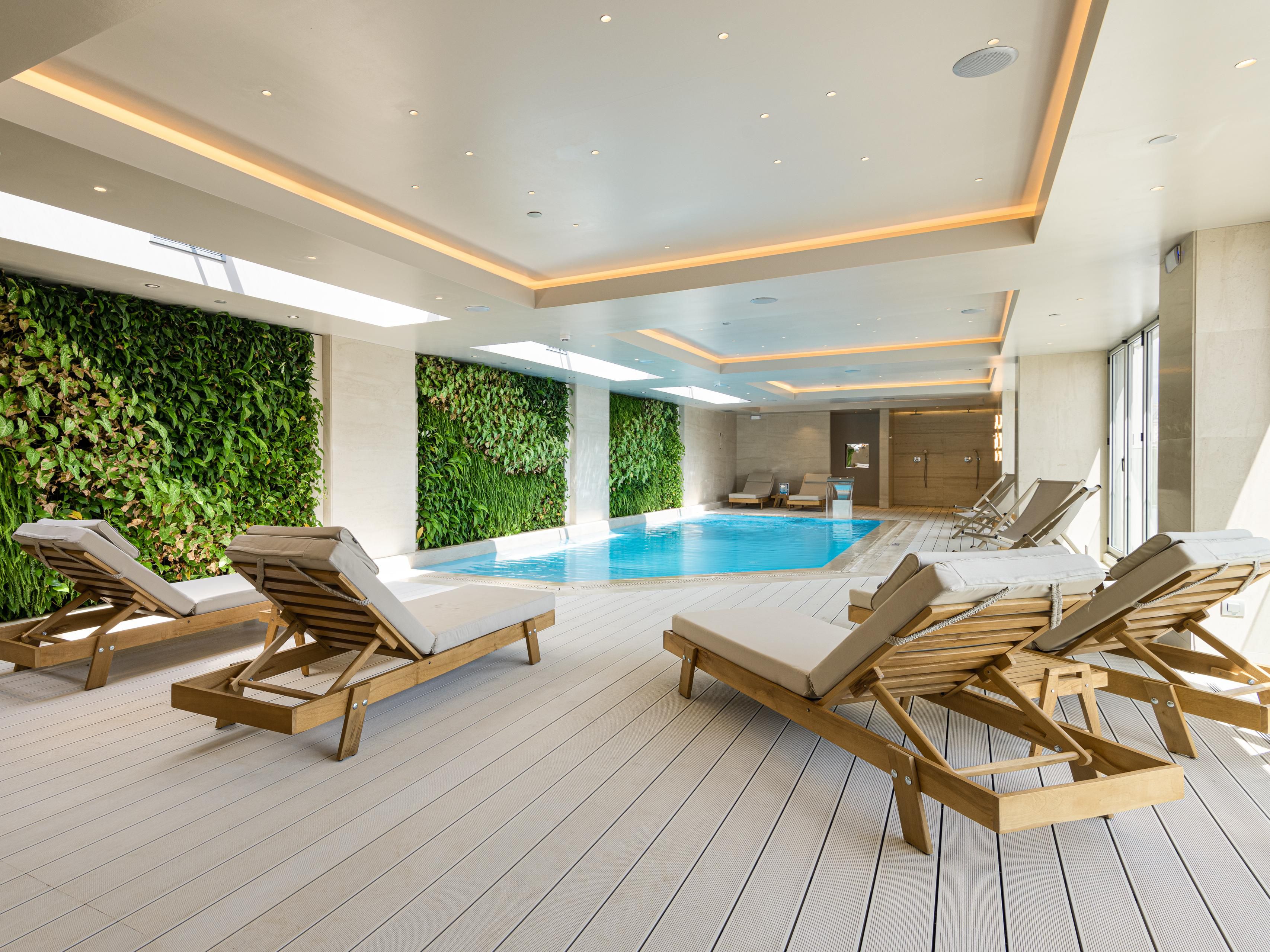 Holiday Inn Thessaloniki - Free Internet & More