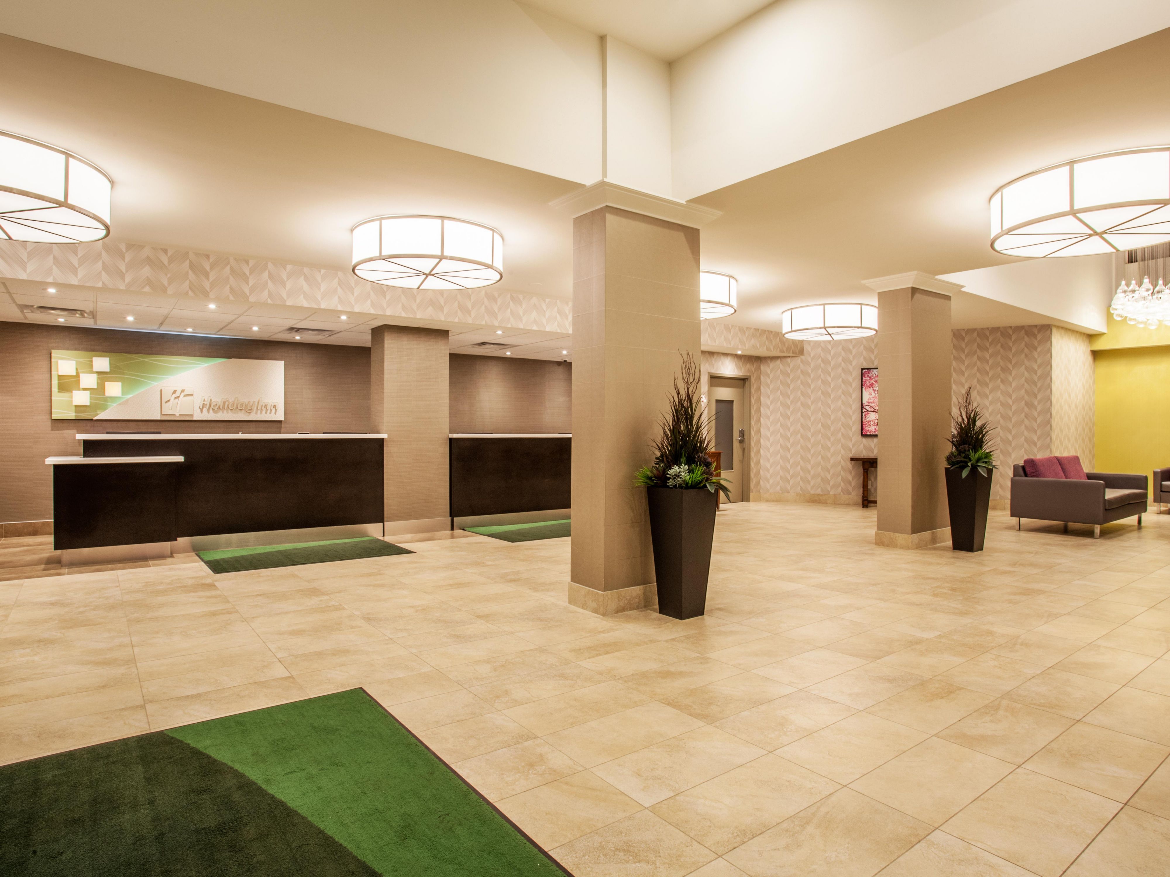 Airport Hotels with Pool | Holiday Inn Toronto International Airport