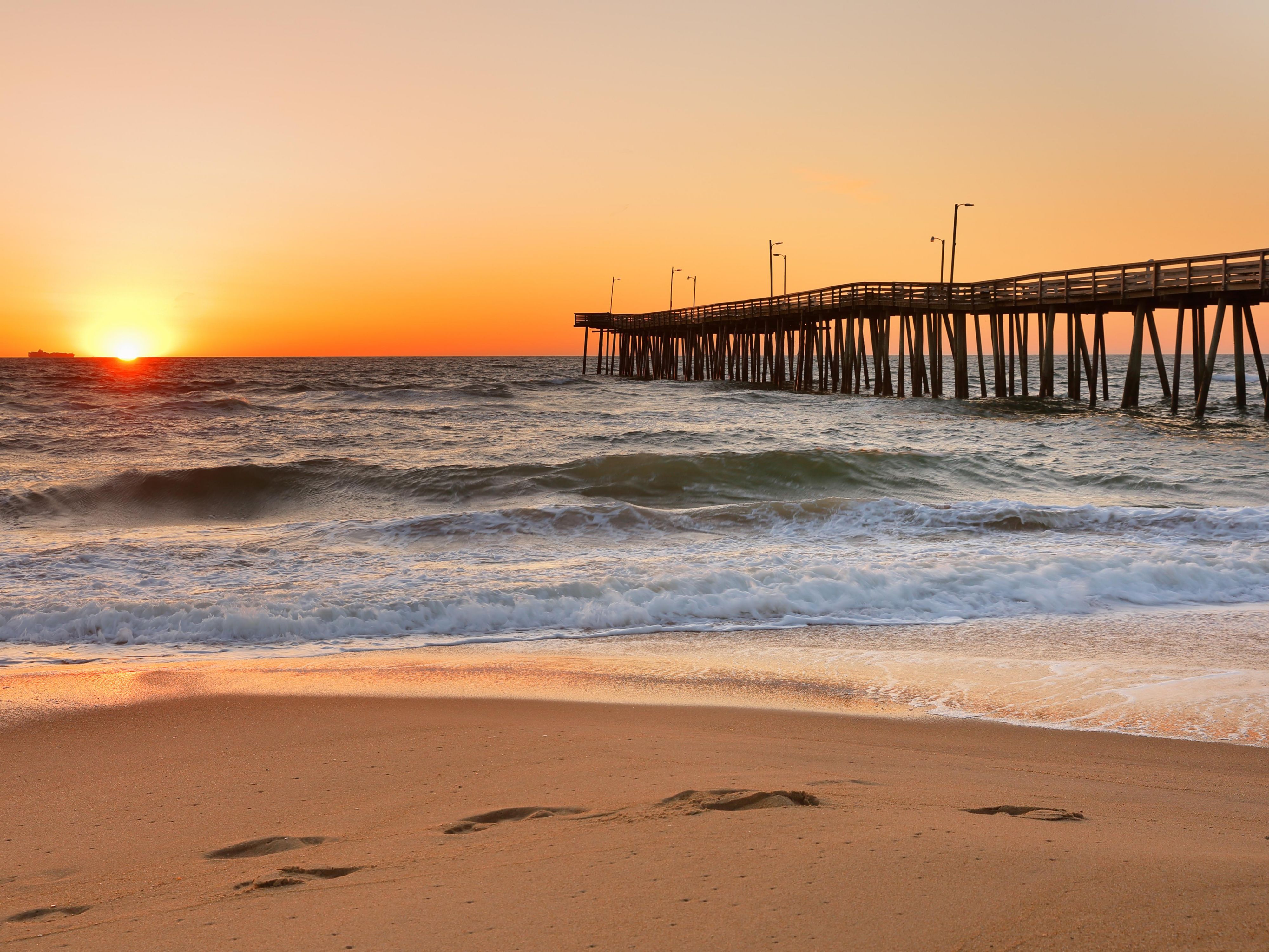 Hotels in Virginia Beach | Holiday Inn VA Beach-Oceanside (21st St)